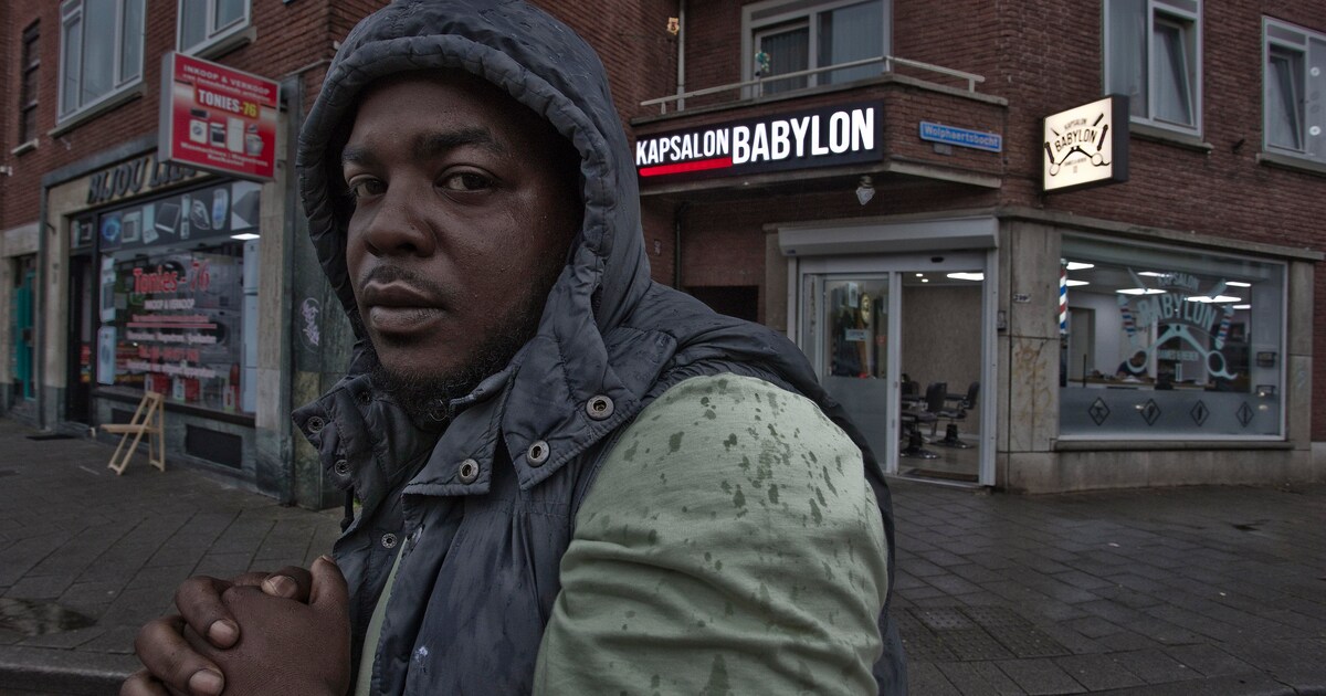 Jason Baez zat in de cel en worstelde met psychoses, nu helpt hij ...