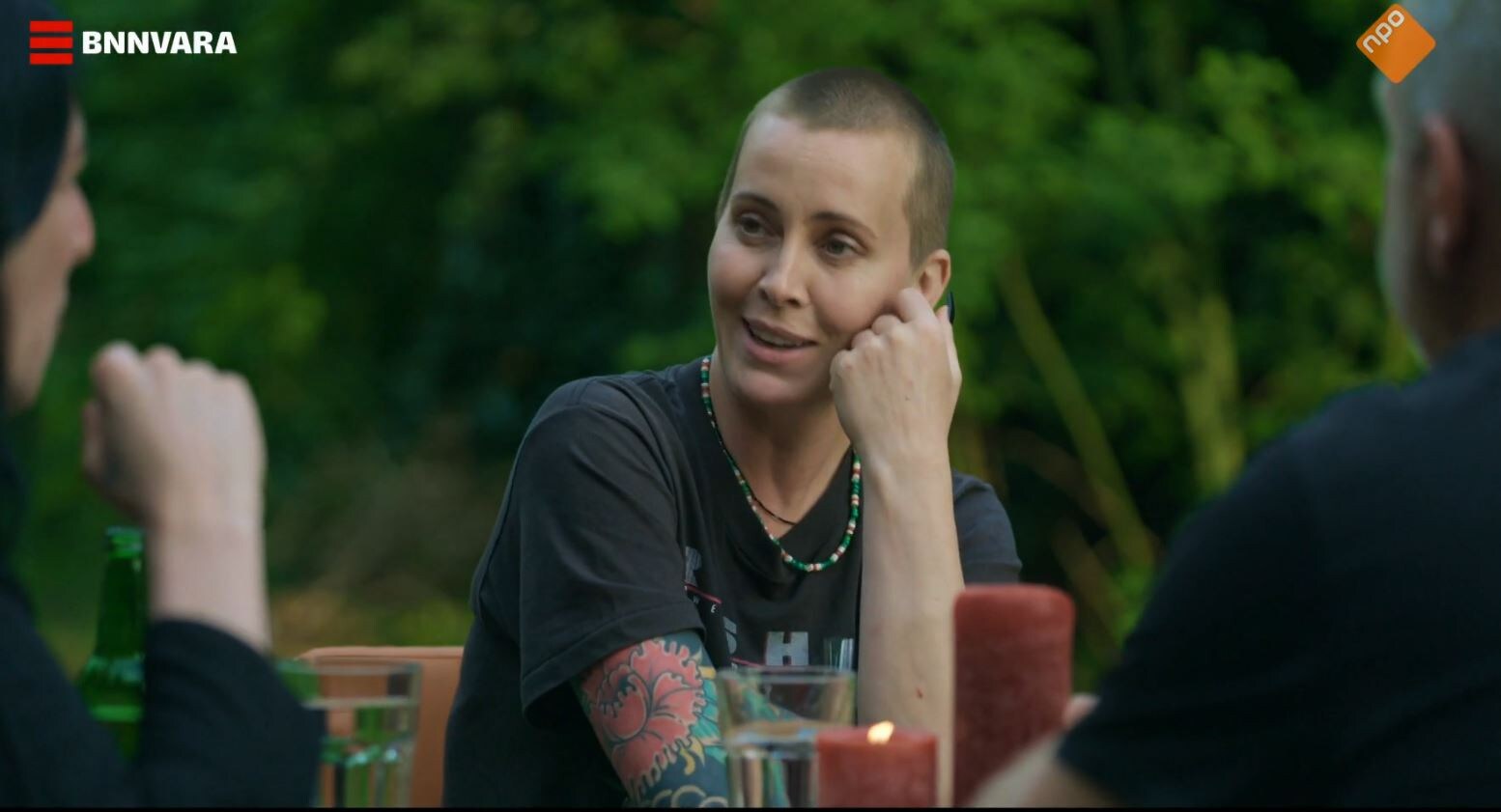 Je vraagt je af waarom de gelauwerde Matthijs van Nieuwkerk het nodig ...