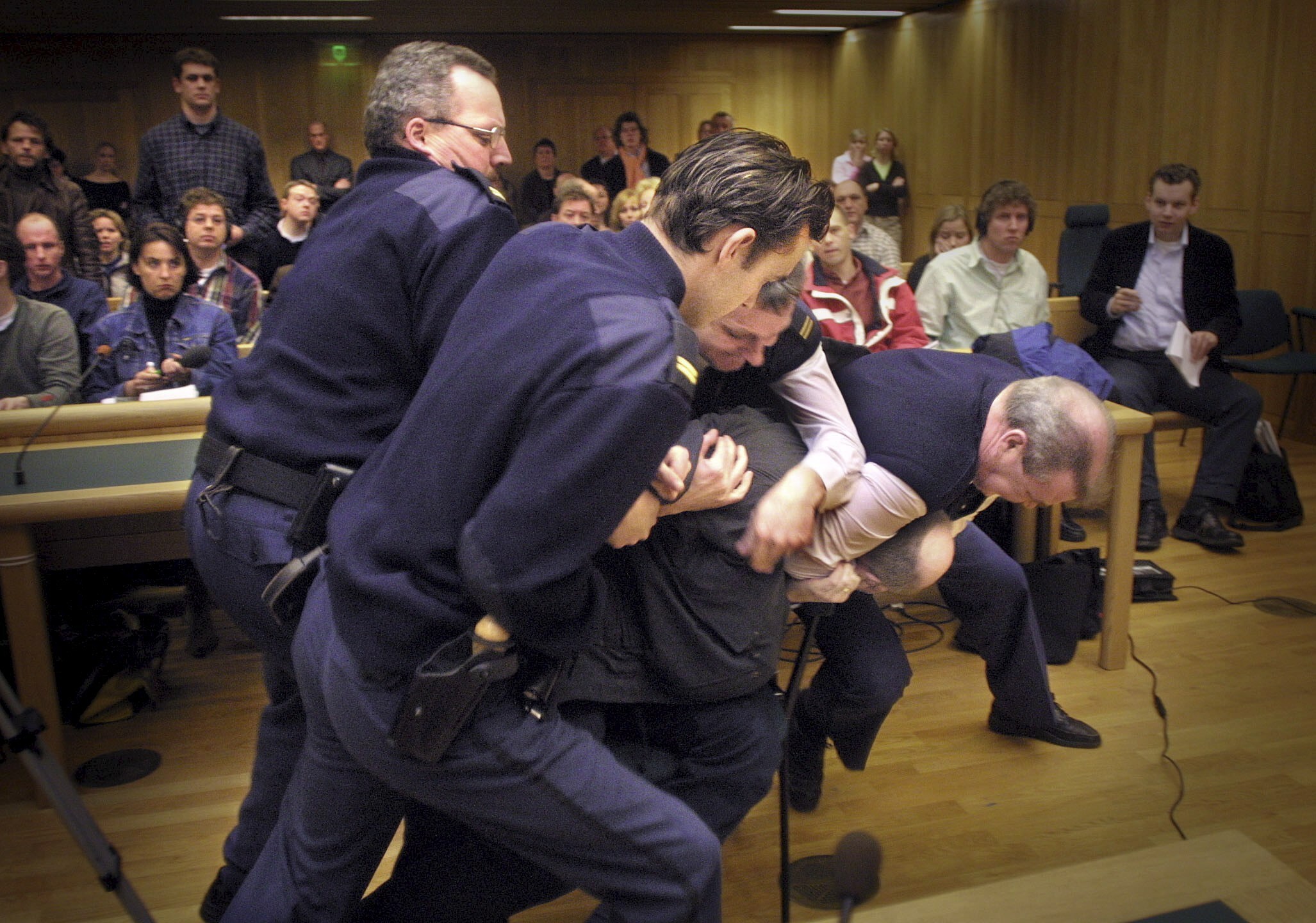 Maurice de Hond opnieuw voor de rechter om Deventer moordzaak | Trouw