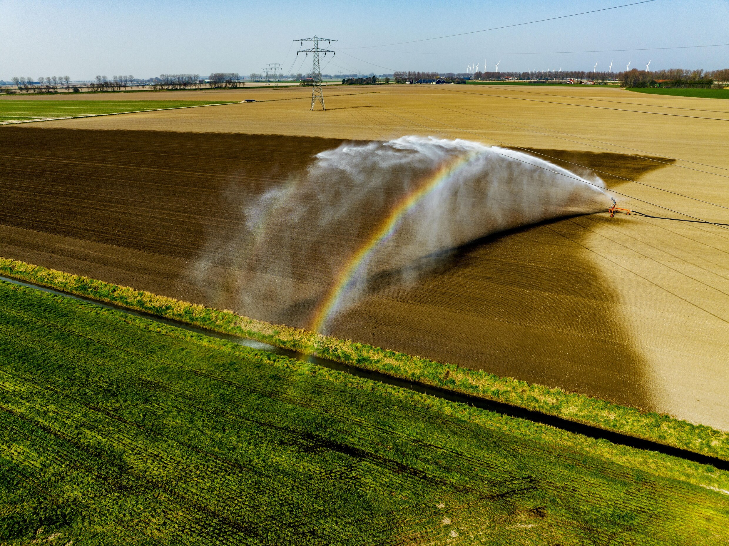 Steeds minder grondwater en elke dag een beetje viezer en zouter | Trouw