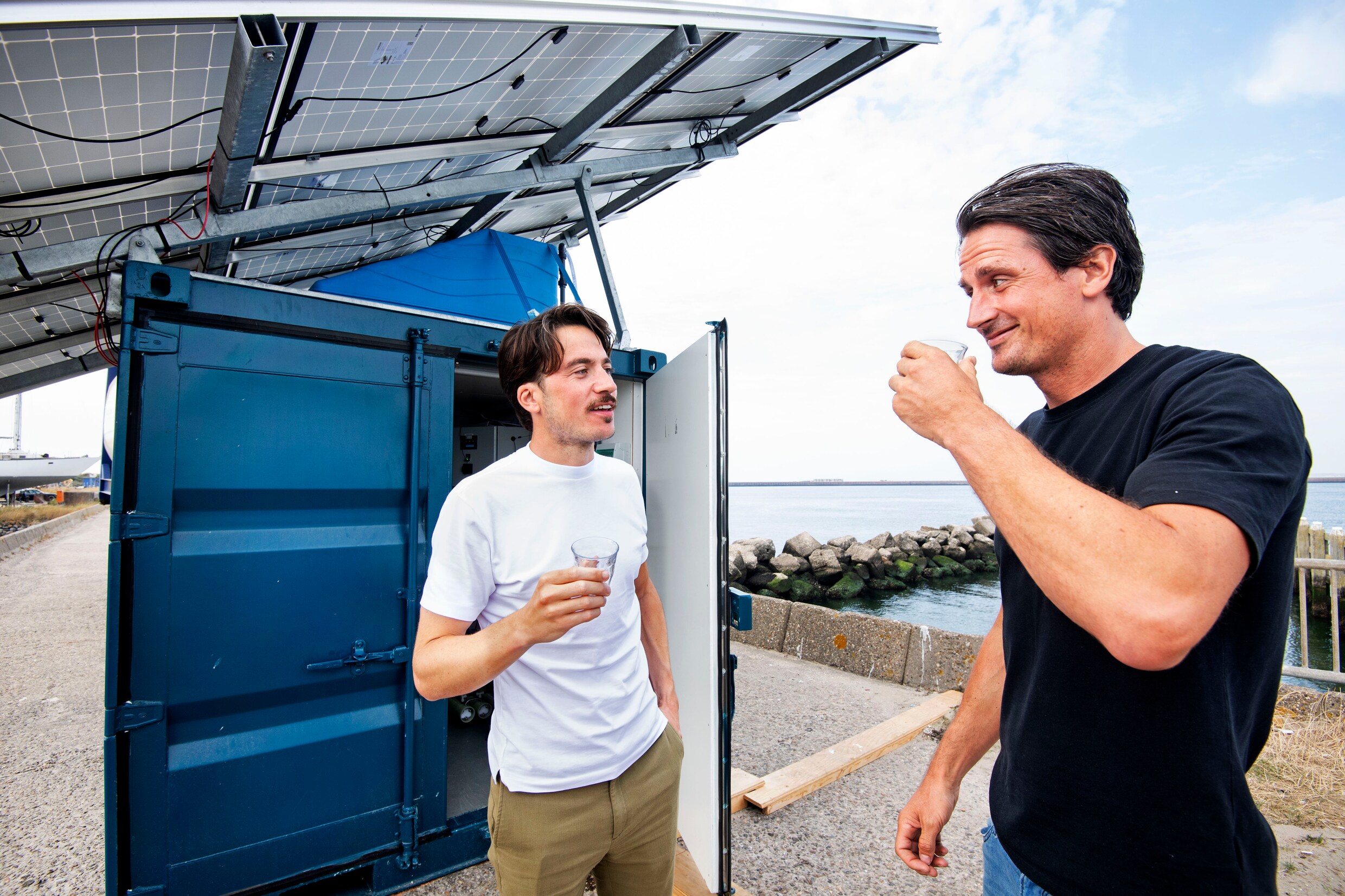 Sea Water terug in blik: ‘Hopelijk gaat het gesprek nu weer over water ...