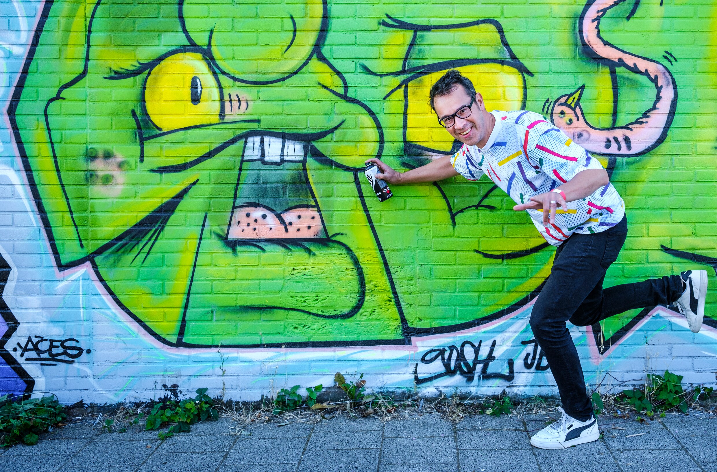 Alkmaar stond ooit vol graffiti door Trouw-redacteur Joost van Velzen ...