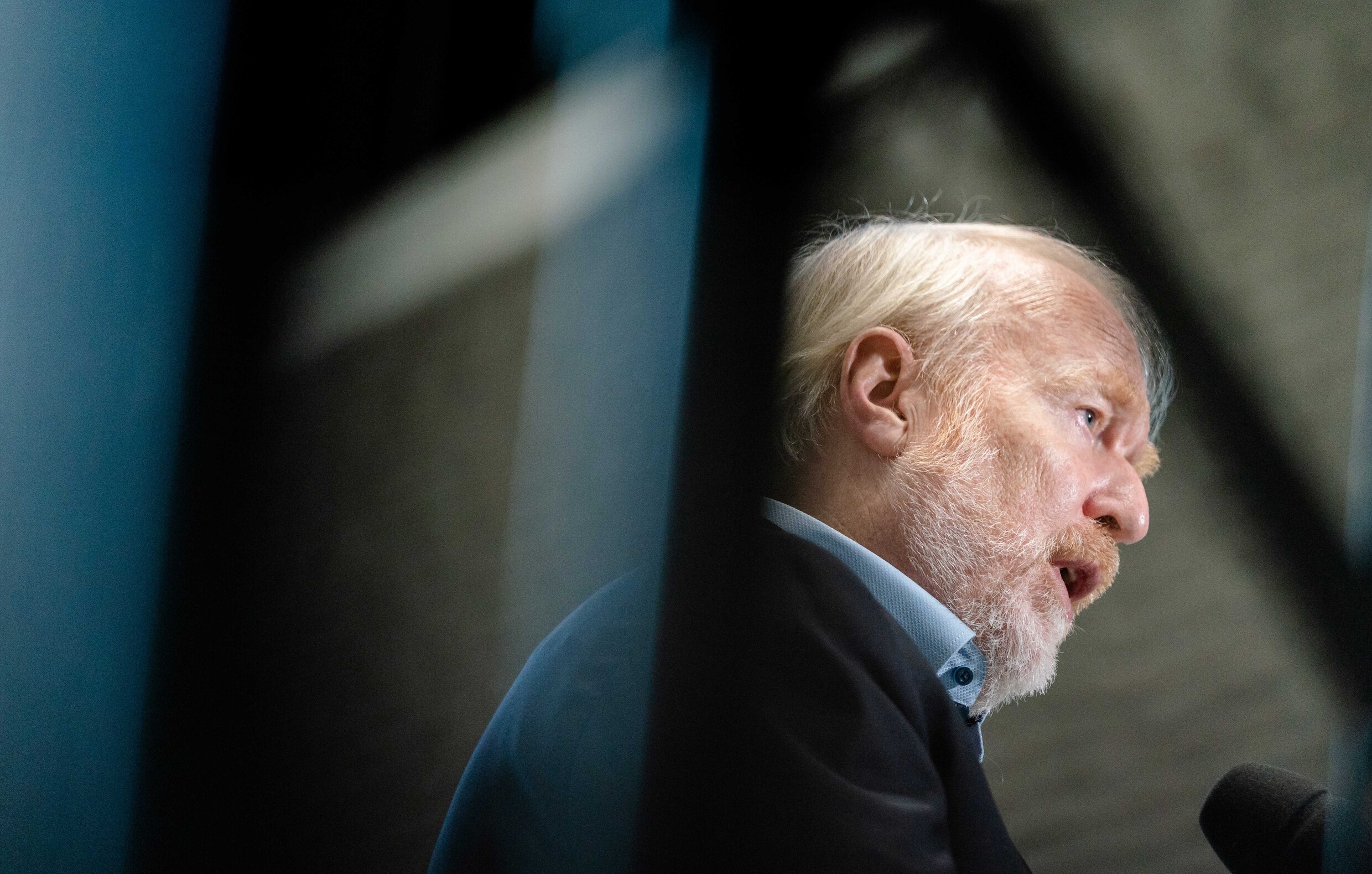 RIVM heeft genoeg van valse beschuldigingen tegen Van Dissel en pakt ...