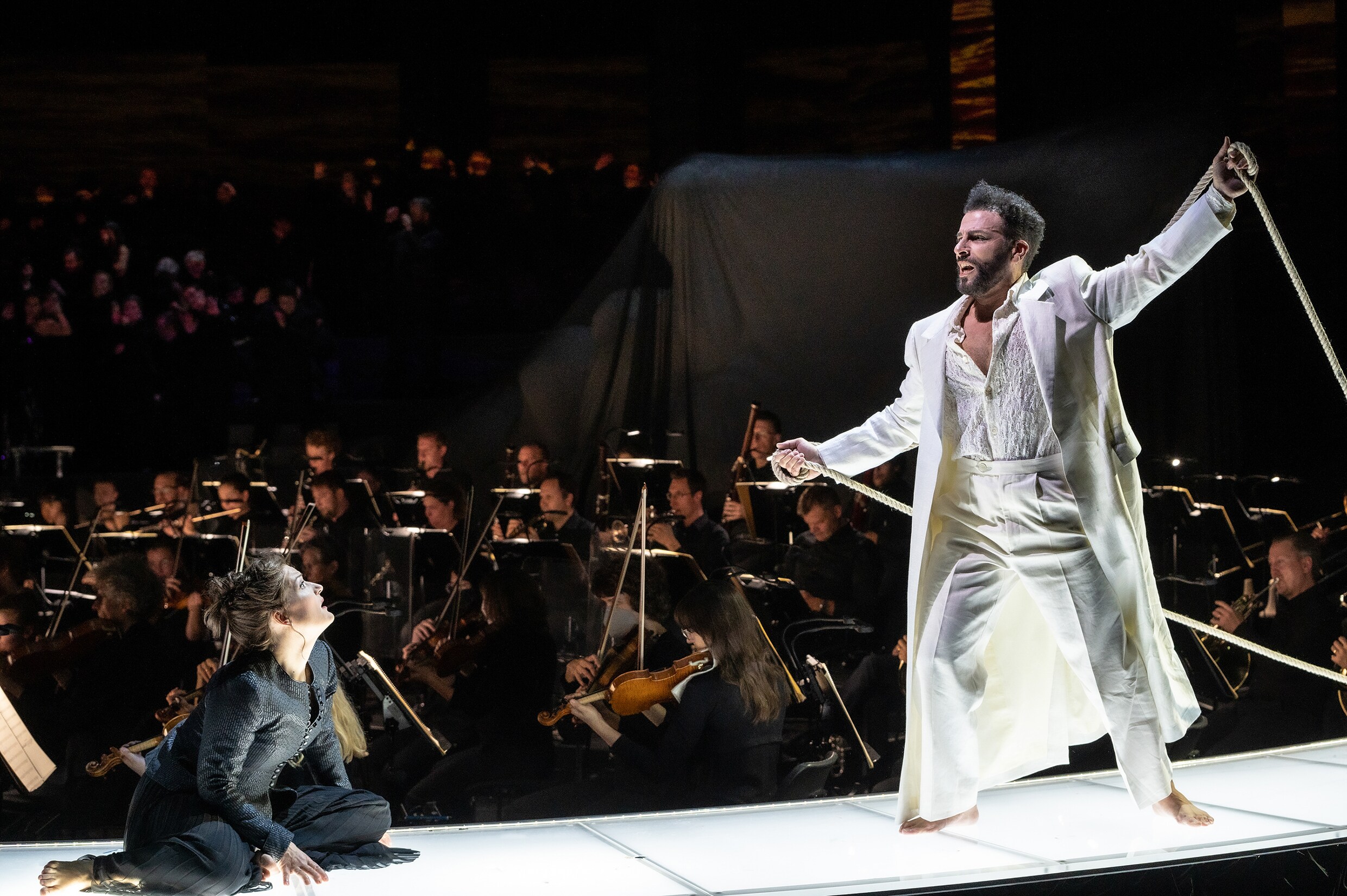 Maestro Roth laat het in Keulen muzikaal donderen met een weergaloze ...