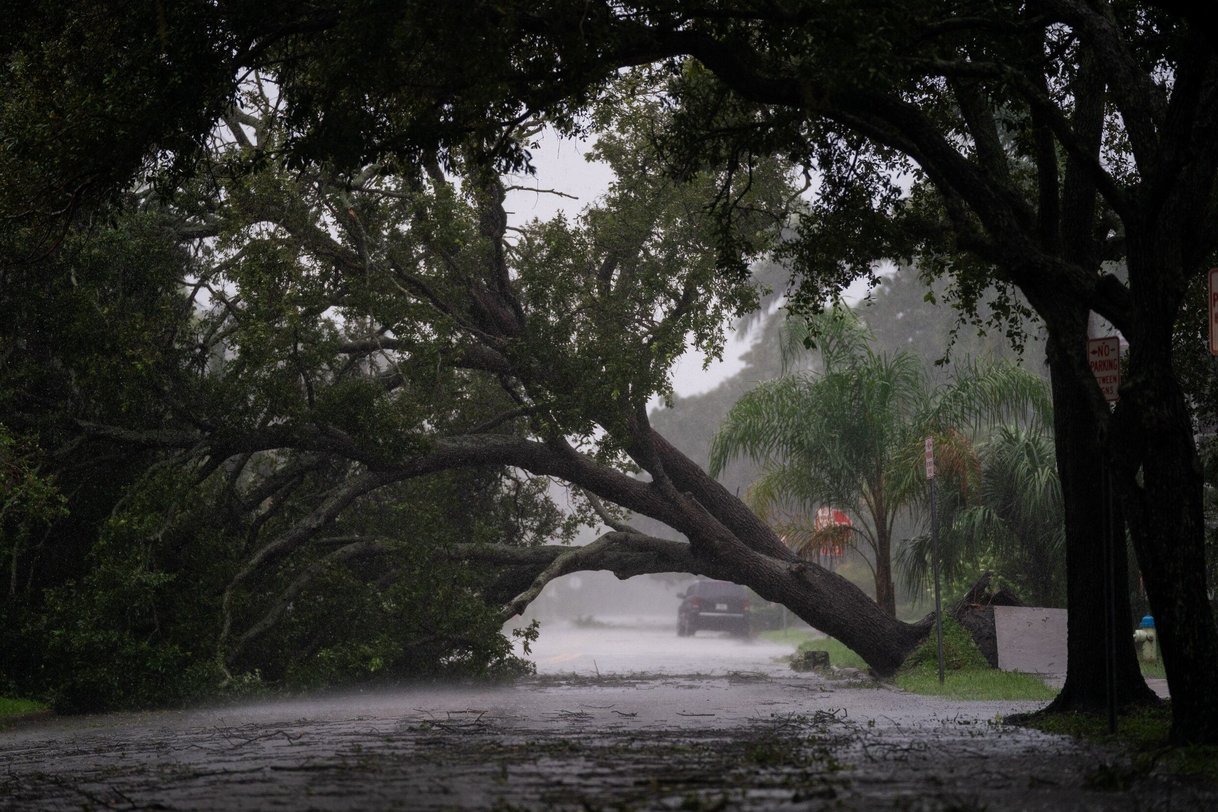 Orkaan Ian aan land in Florida, stormvloed van 3,6 meter hoog gemeten ...
