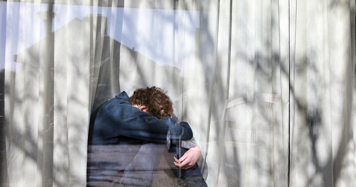 Bijna twee derde van jongeren voelt zich eenzaam. Wat kun je daar aan doen? | Trouw