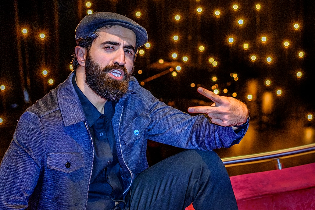 Cabaretier Saman Amini: ‘Theo Maassen is mijn grote voorbeeld’ | Trouw