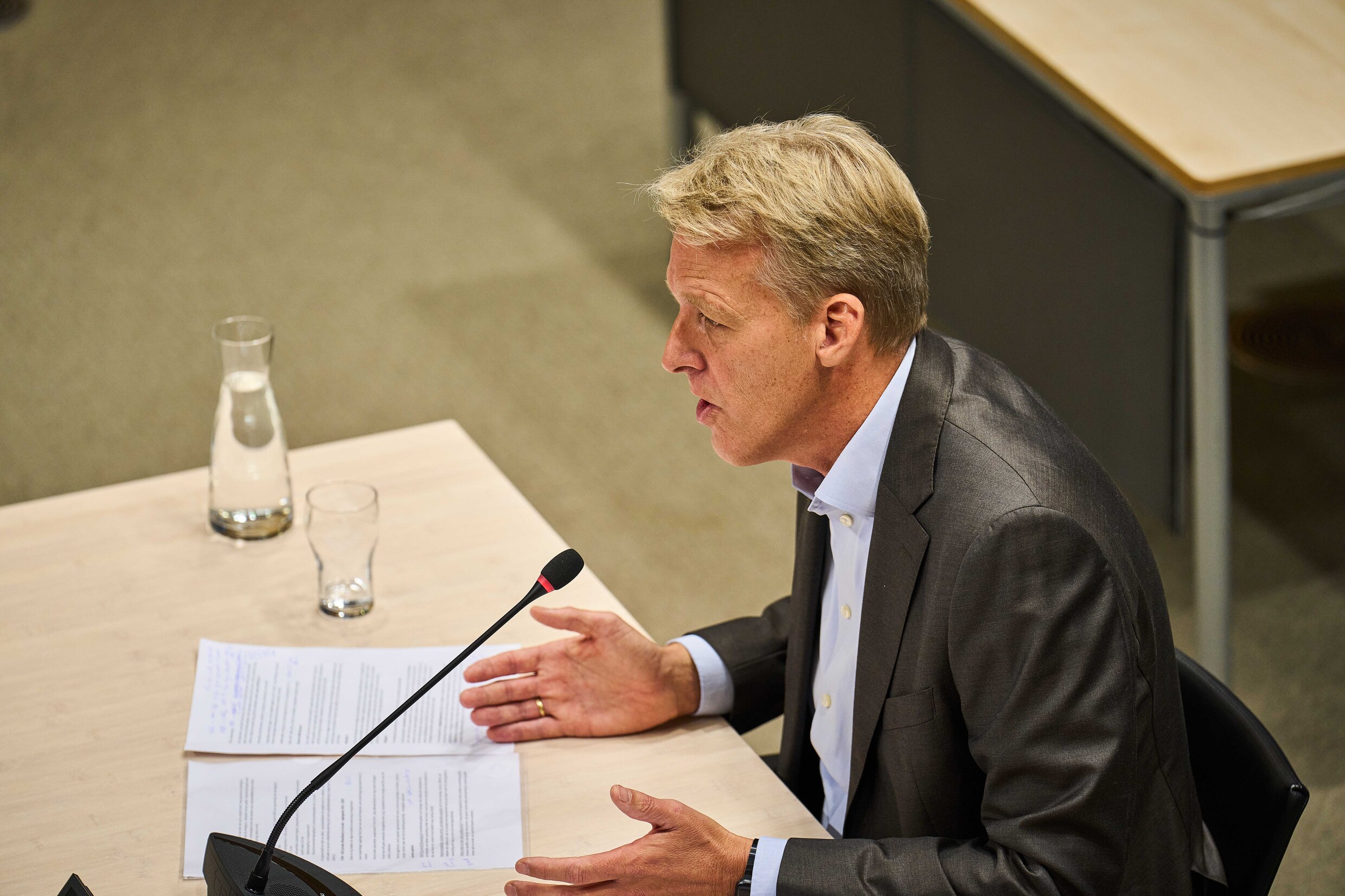 De band tussen Nam en staat is niet innig meer | Trouw