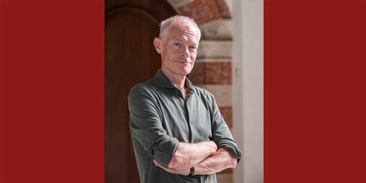 Hoe schrijf je geschiedenis? ‘Je moet zelf niet te veel oordelen’ | Trouw