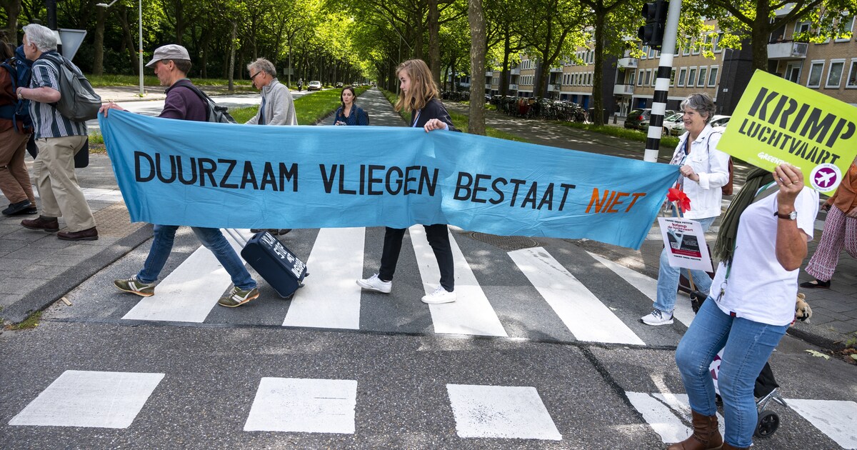 CO2-plafond moet luchtvaart dwingen tot verduurzaming | Trouw