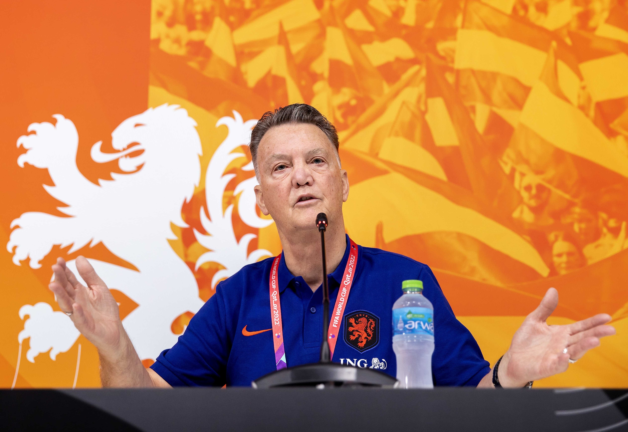 ‘We can come an end’: Louis van Gaal breidt de Engelse taal verder uit ...