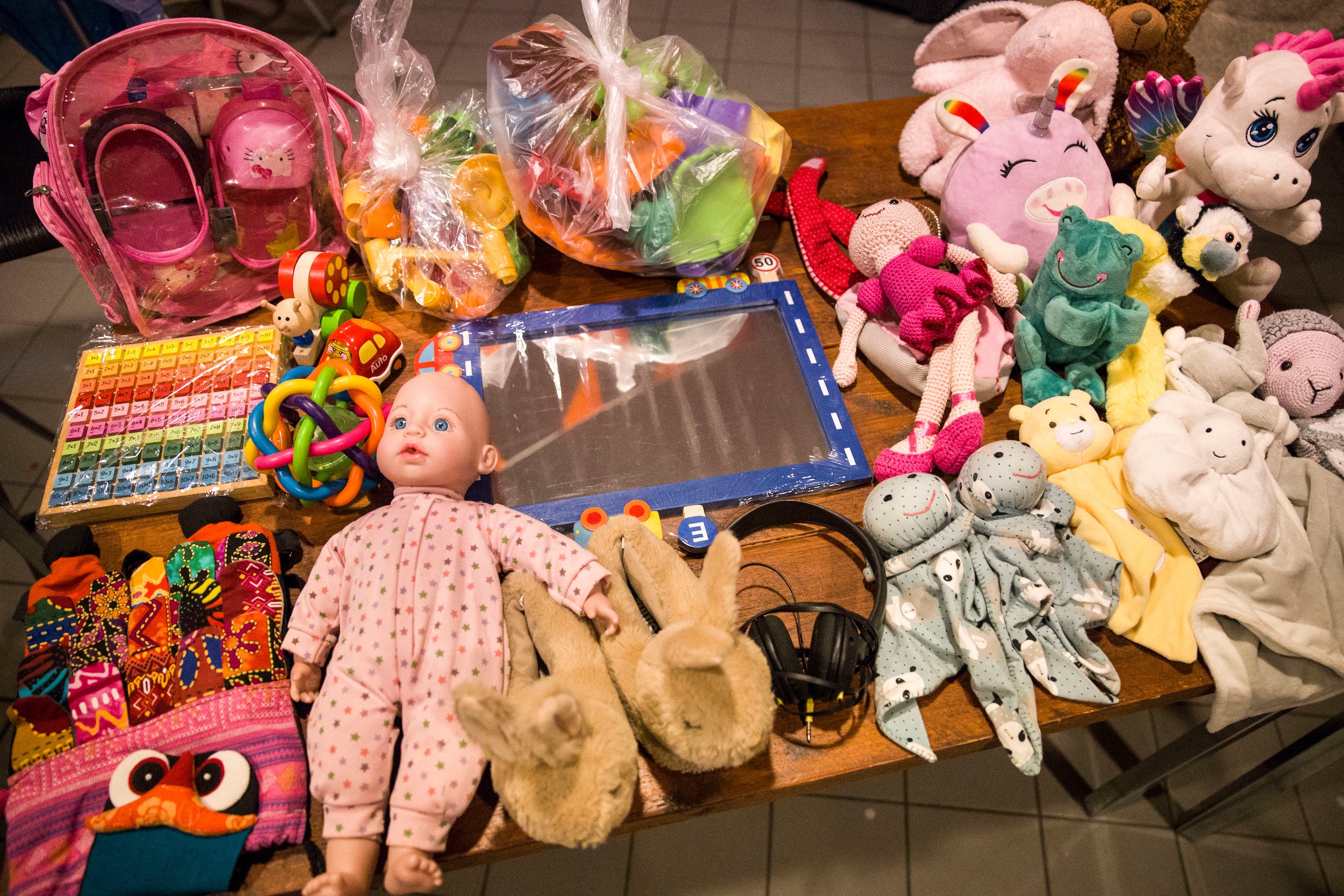 Tweedehands speelgoed is goed genoeg voor eigen kind, het cadeau geven ...