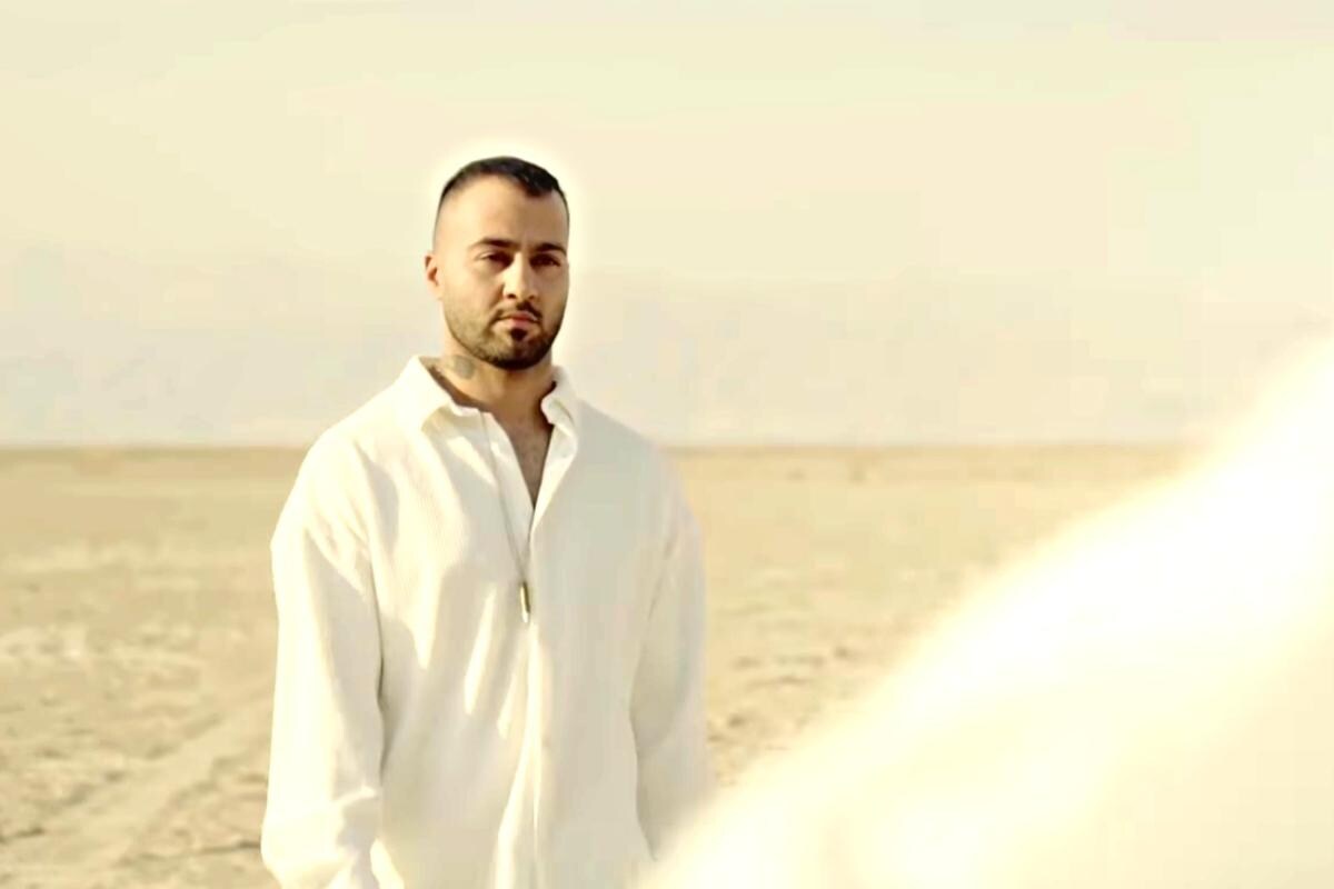 Iran legt rapper Toomaj Salehi doodstraf op voor steun aan protesten ...