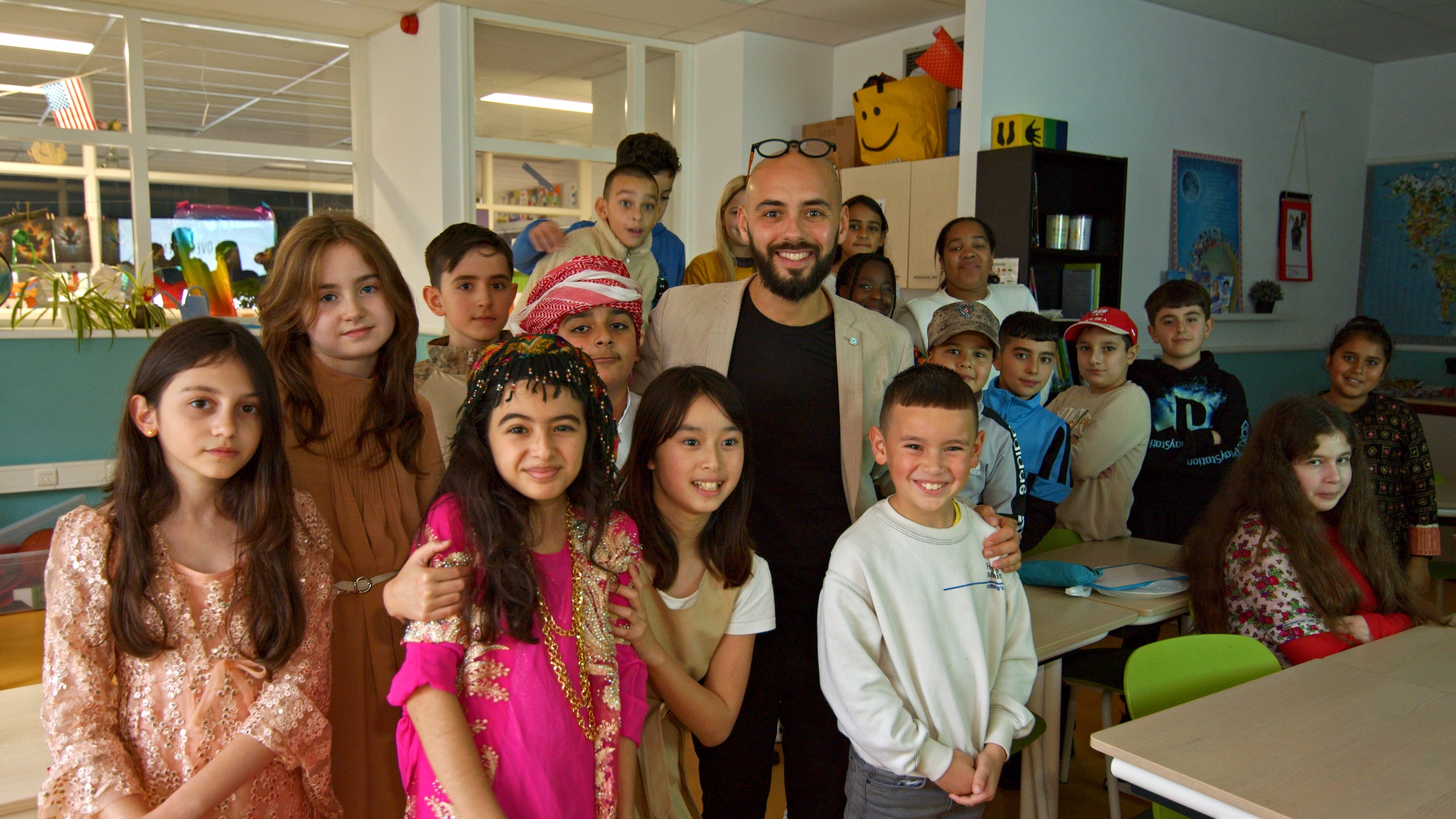 Angst drijft ouders naar bijzonder onderwijs, ziet presentator Karim ...