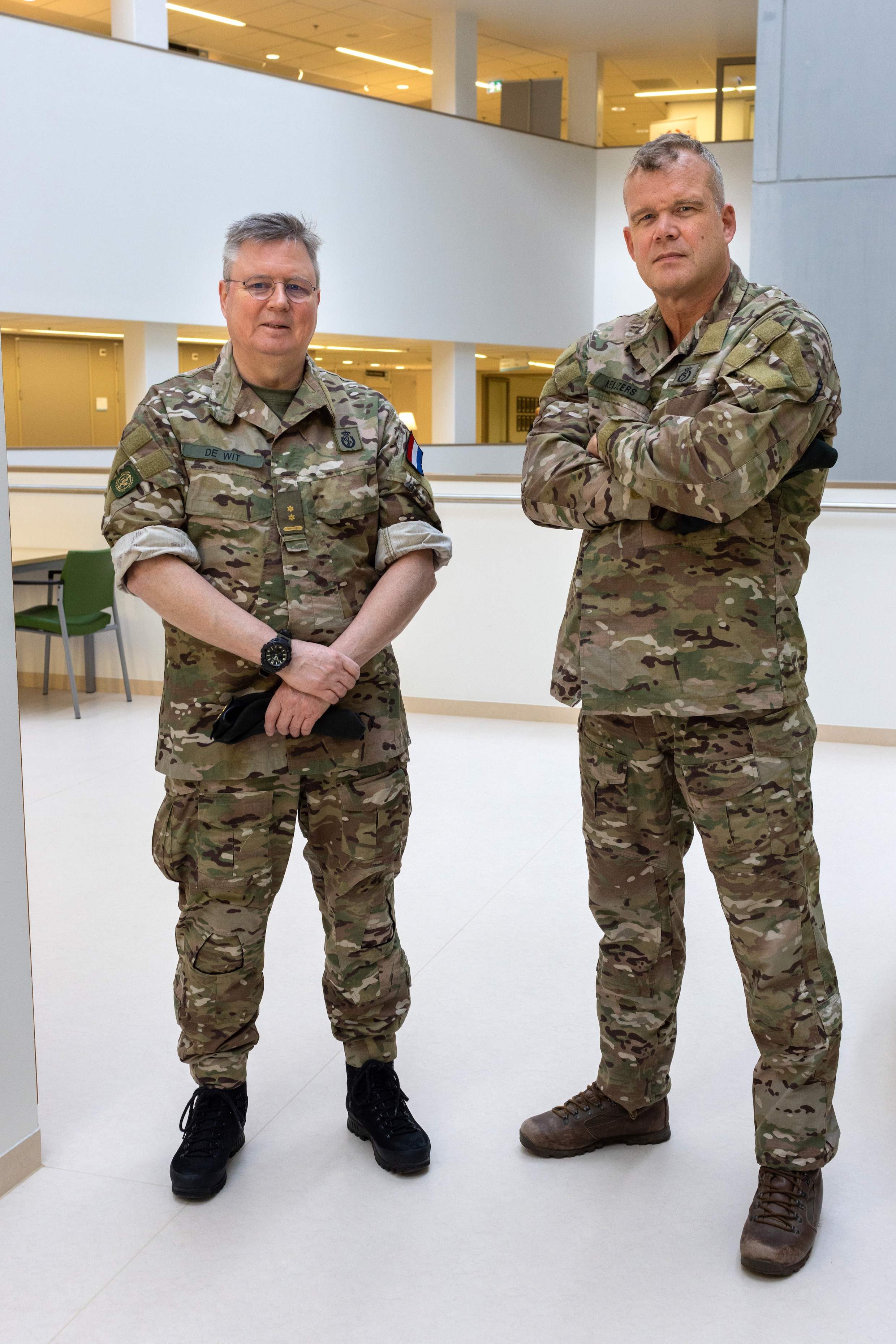 Legeruniform en witte jas: de dubbele rol van militair artsen kan ...