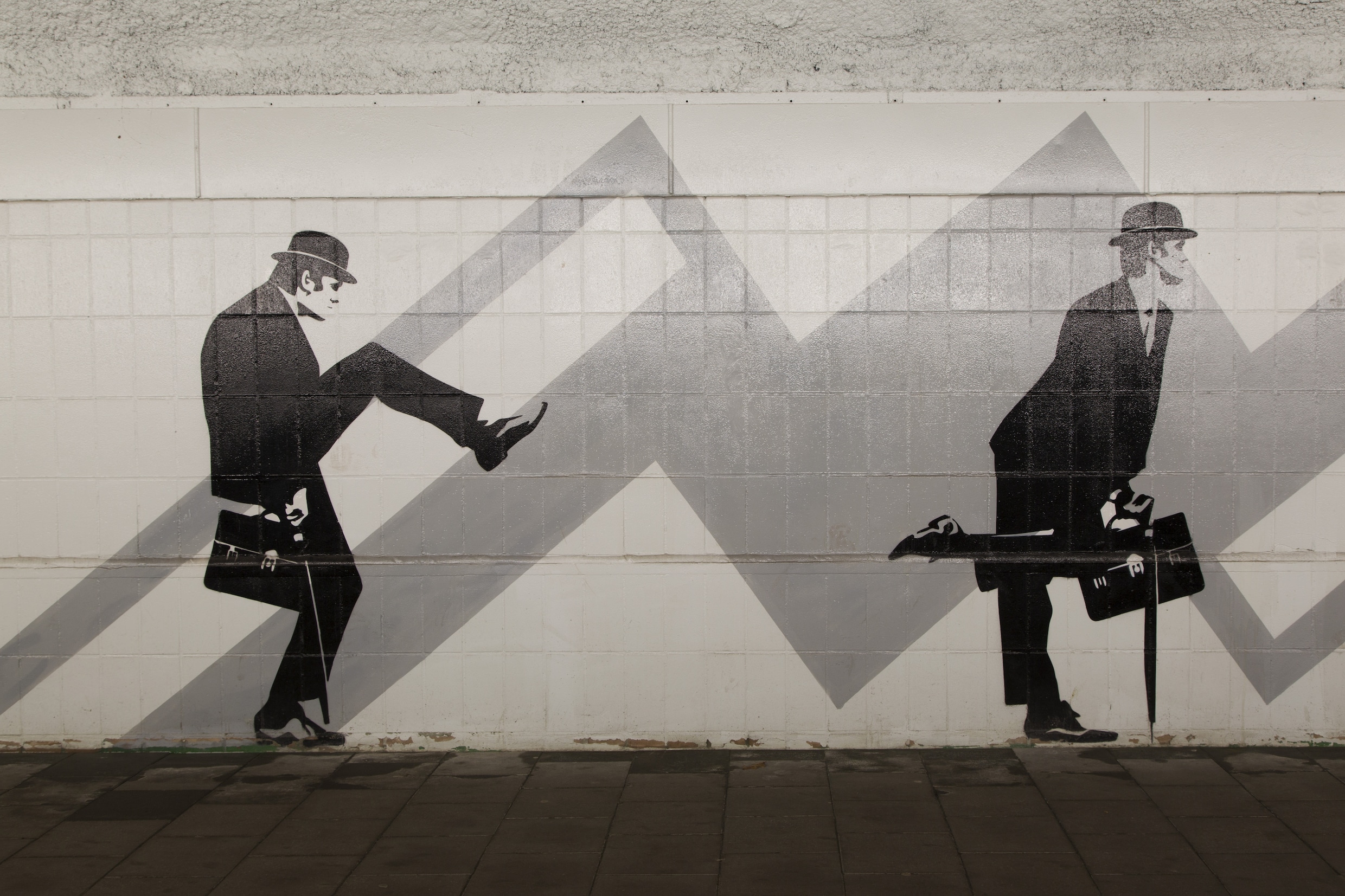 Geen zin om te sporten? Loop silly, als John Cleese | Trouw