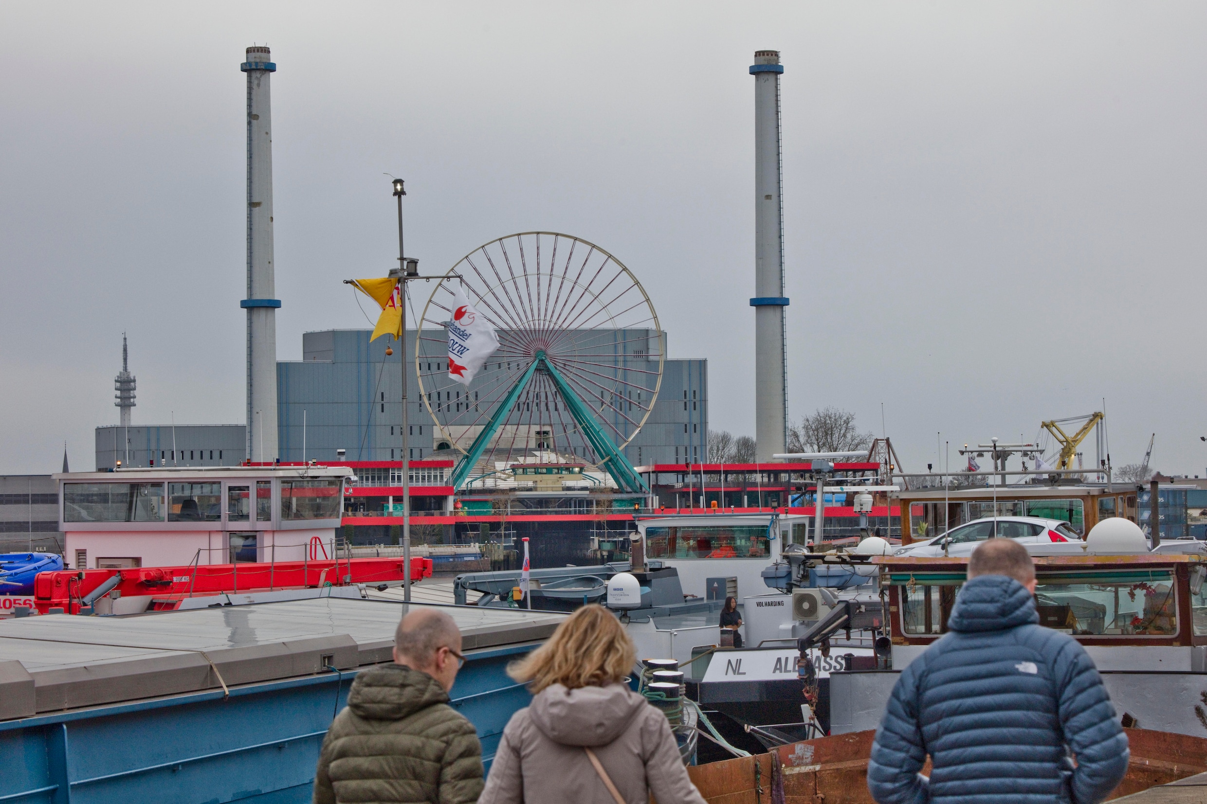 Het Rotterdamse pretpark van Hennie van de Most struikelt van uitstel ...