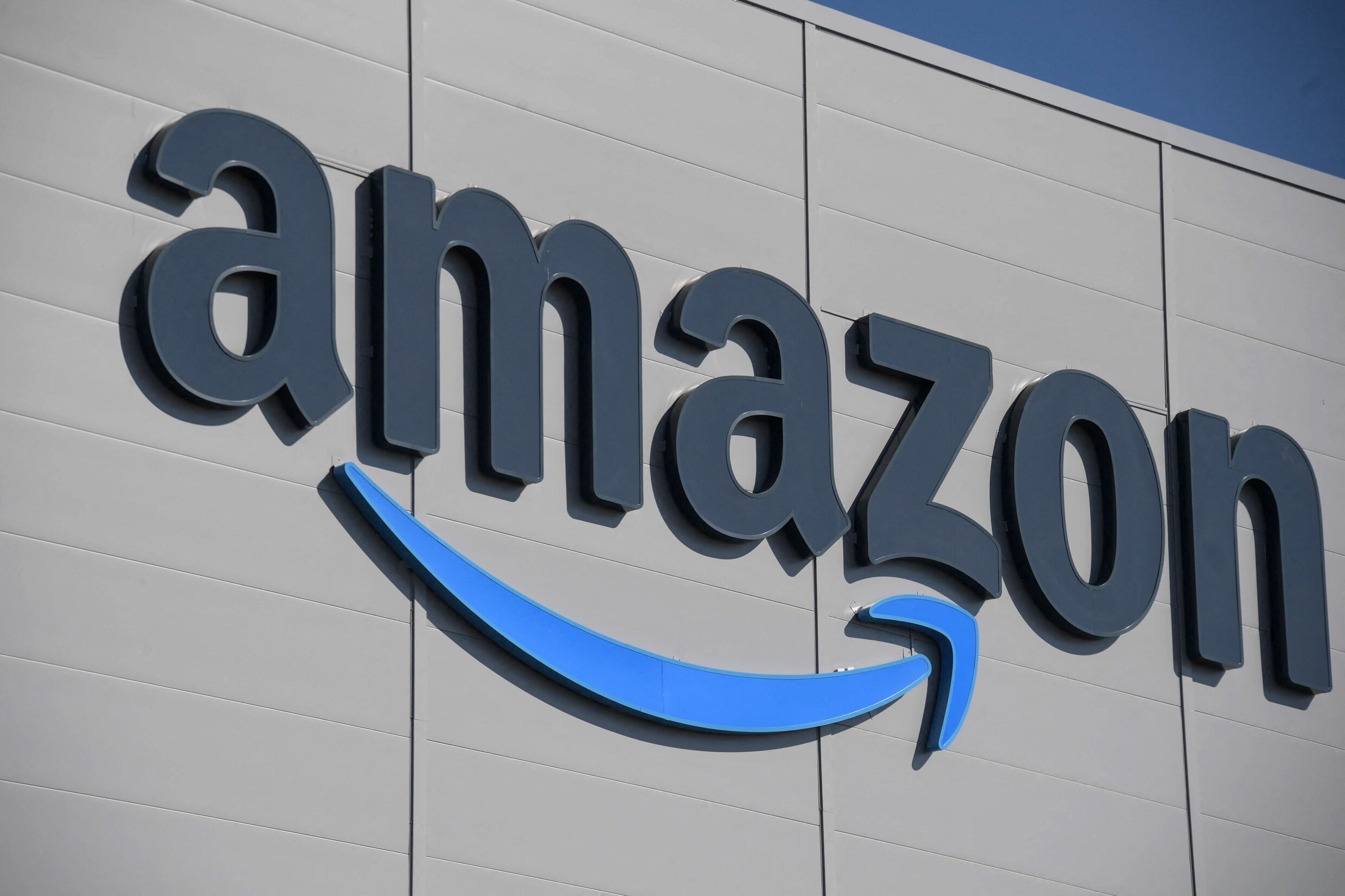 Amazon gaat meer dan 18.000 banen schrappen | Trouw
