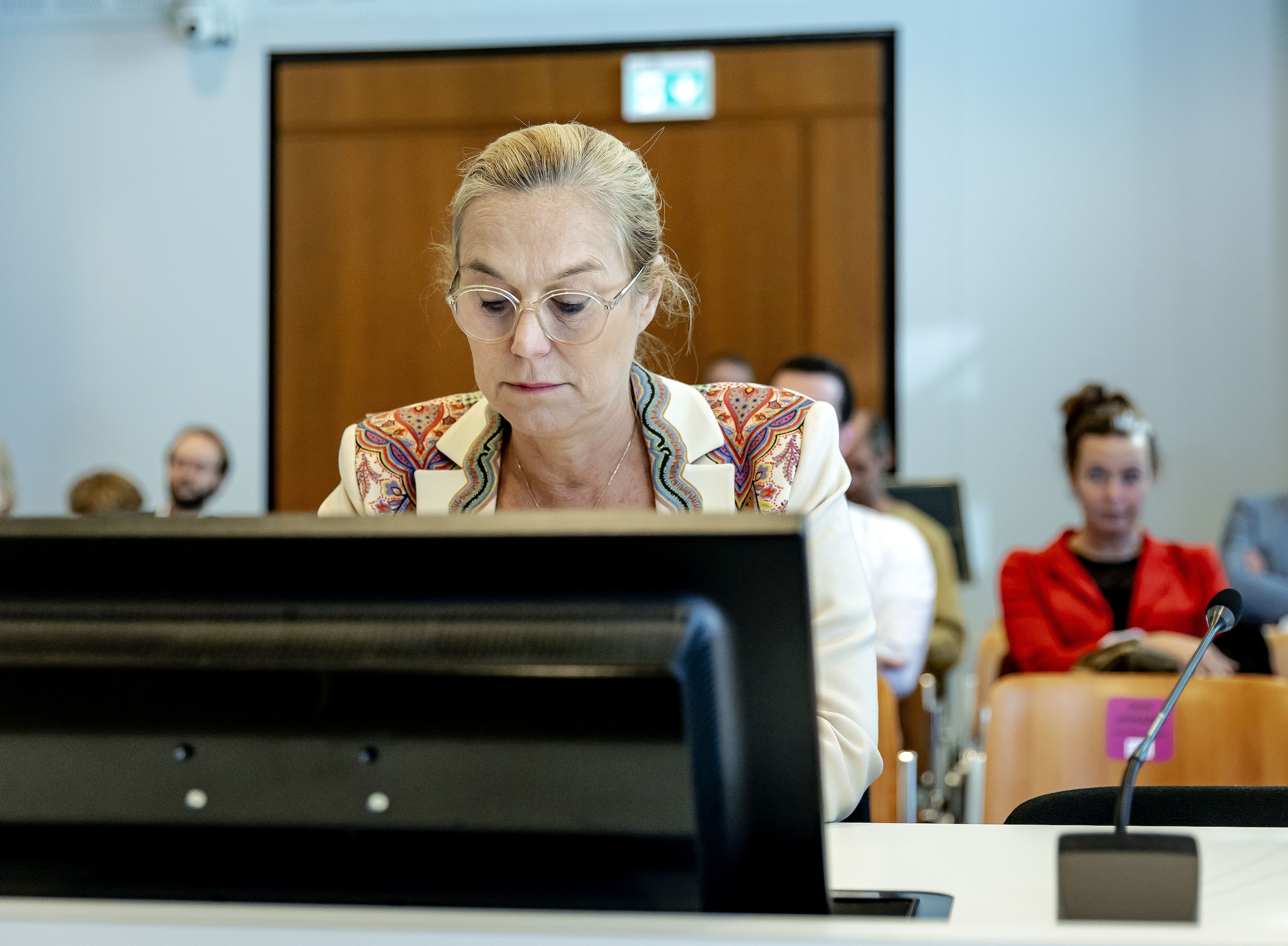 Niemand weet wat te doen tegen online haat jegens vrouwelijke politici ...