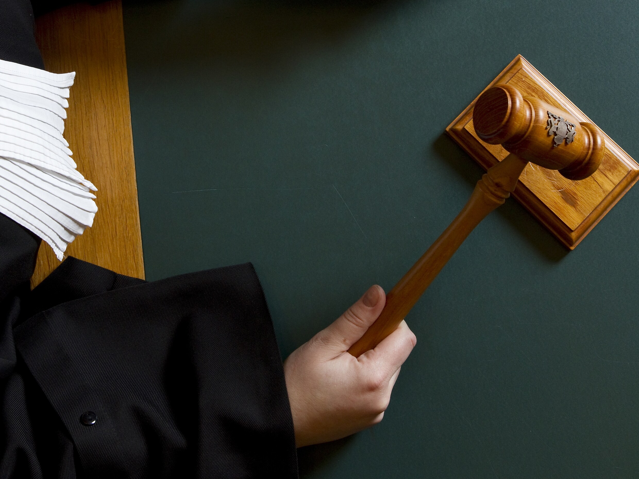 'Openbaar Ministerie moet 110 miljoen euro bezuinigen' | Trouw