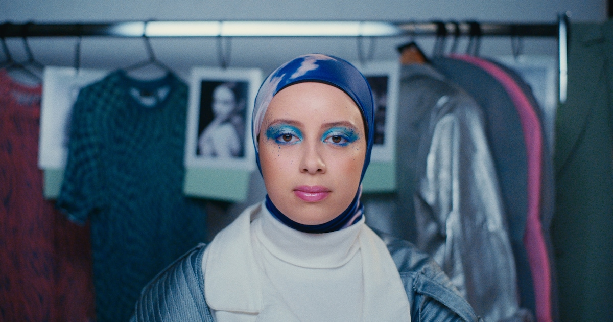 ‘Mag een vrouw met hoofddoek niet mooi zijn?’ In Katwalk zet een moslima haar eerste stappen als ...