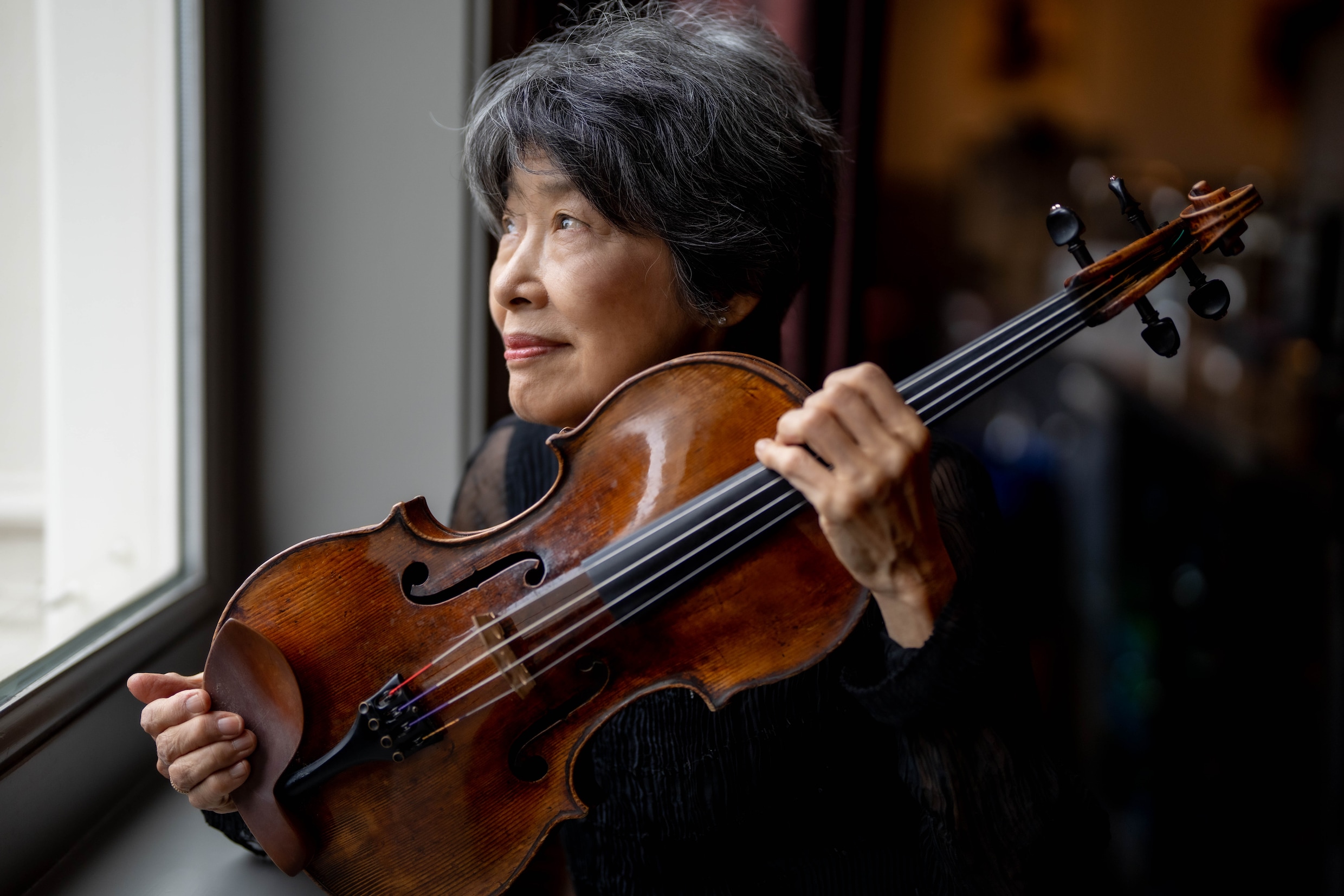 Nobuko Imai, de grande dame van de altviool, denkt niet aan stoppen: ‘Je moet echt aan het werk ...