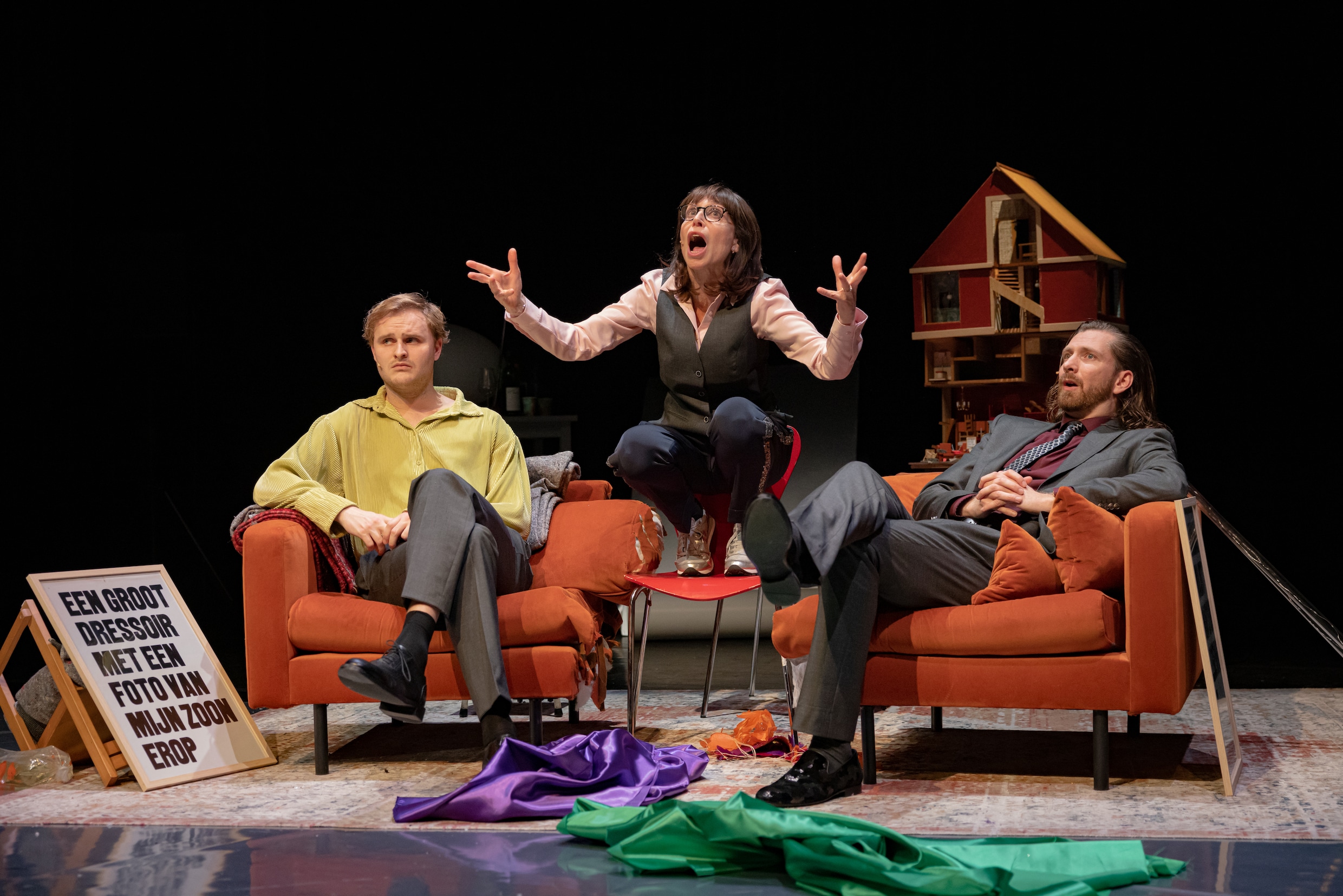 ‘The Making of Soros the Musical’ is een tikkie topzwaar | Trouw