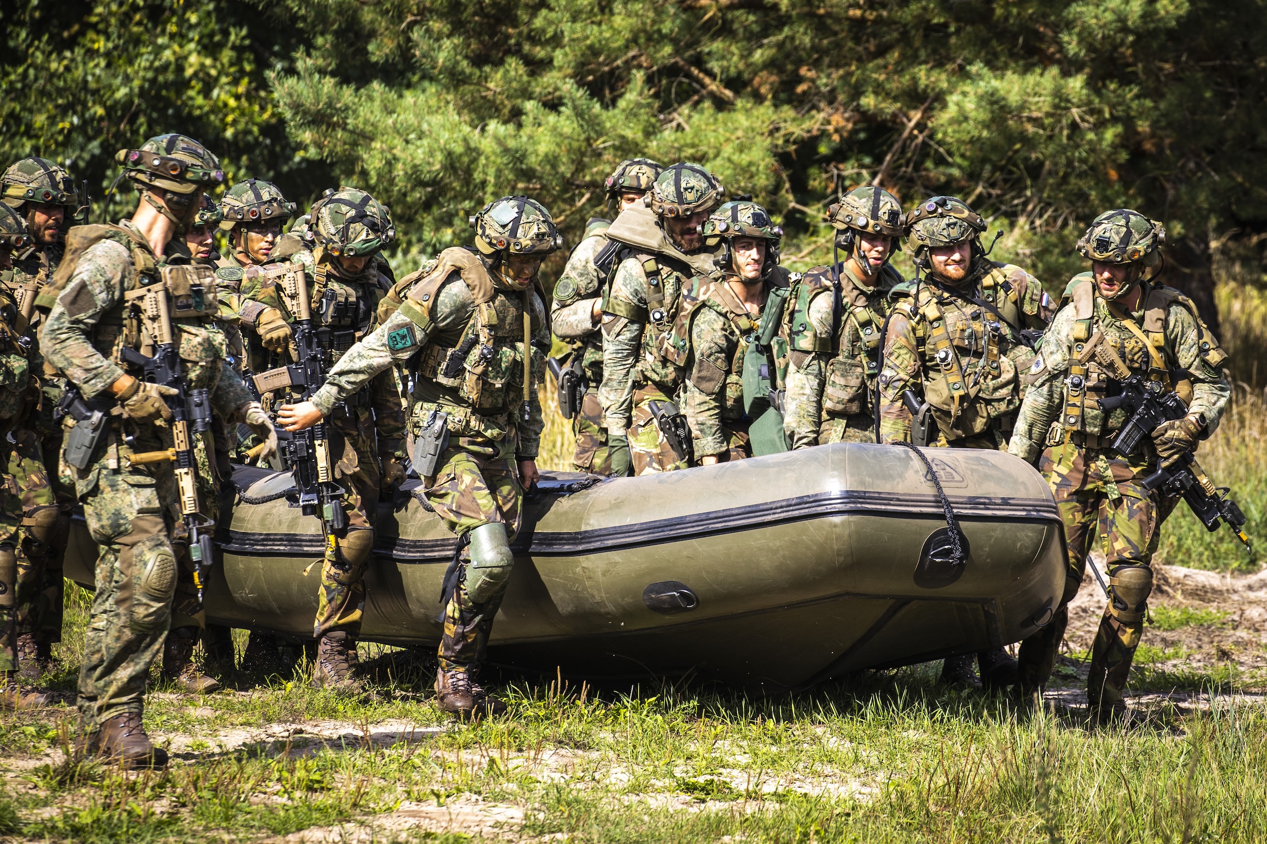 Nederlandse landmacht grotendeels samengevoegd met Duitse leger | Trouw