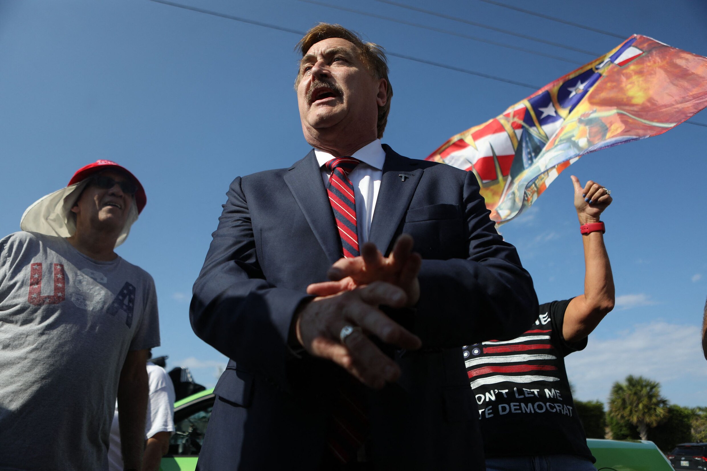 Mike Lindell, handelaar in kussens en complotten, moet 5 miljoen ...