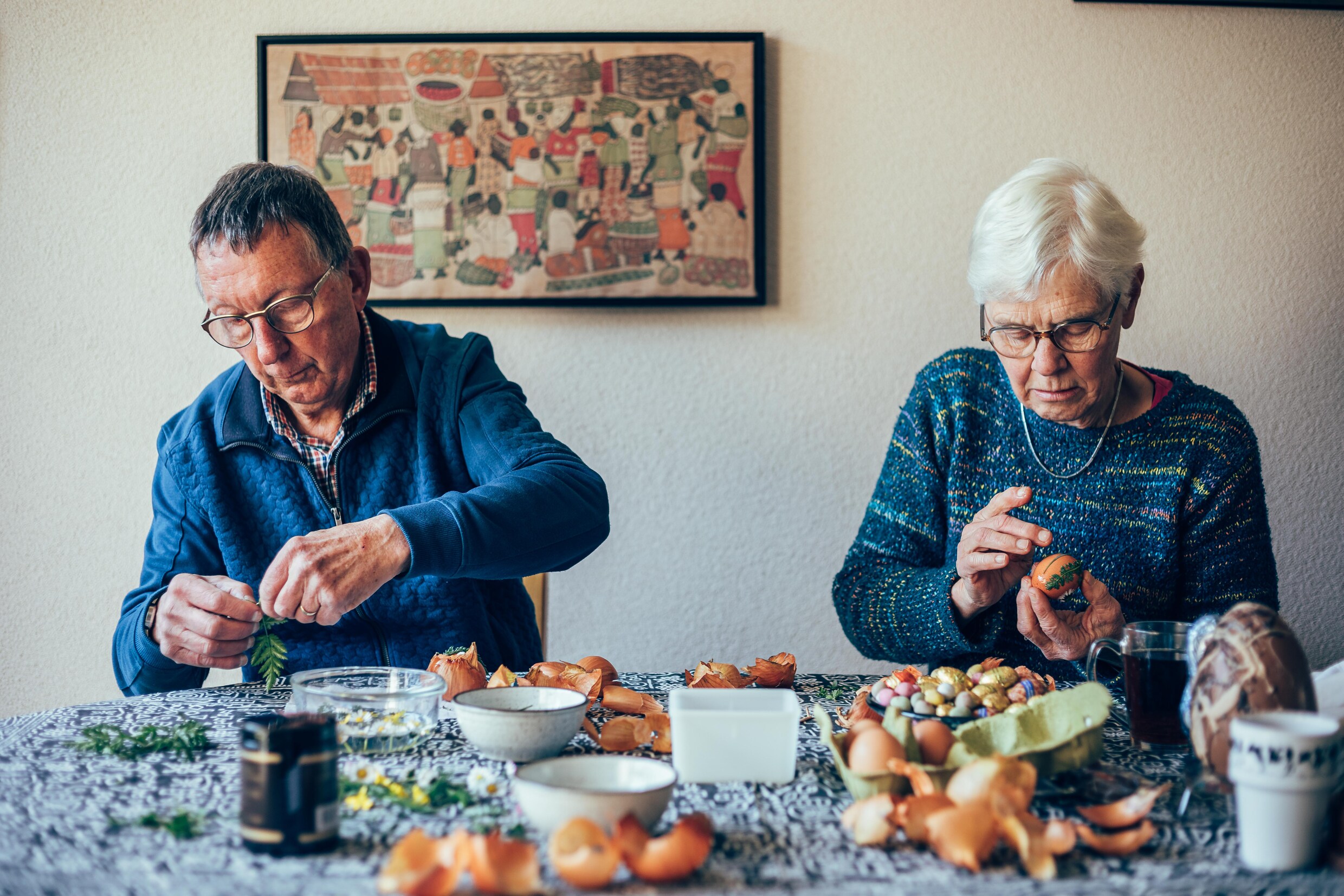 Eieren beschilderen met groen uit de tuin, bij Jan Kuiperij is het een ...