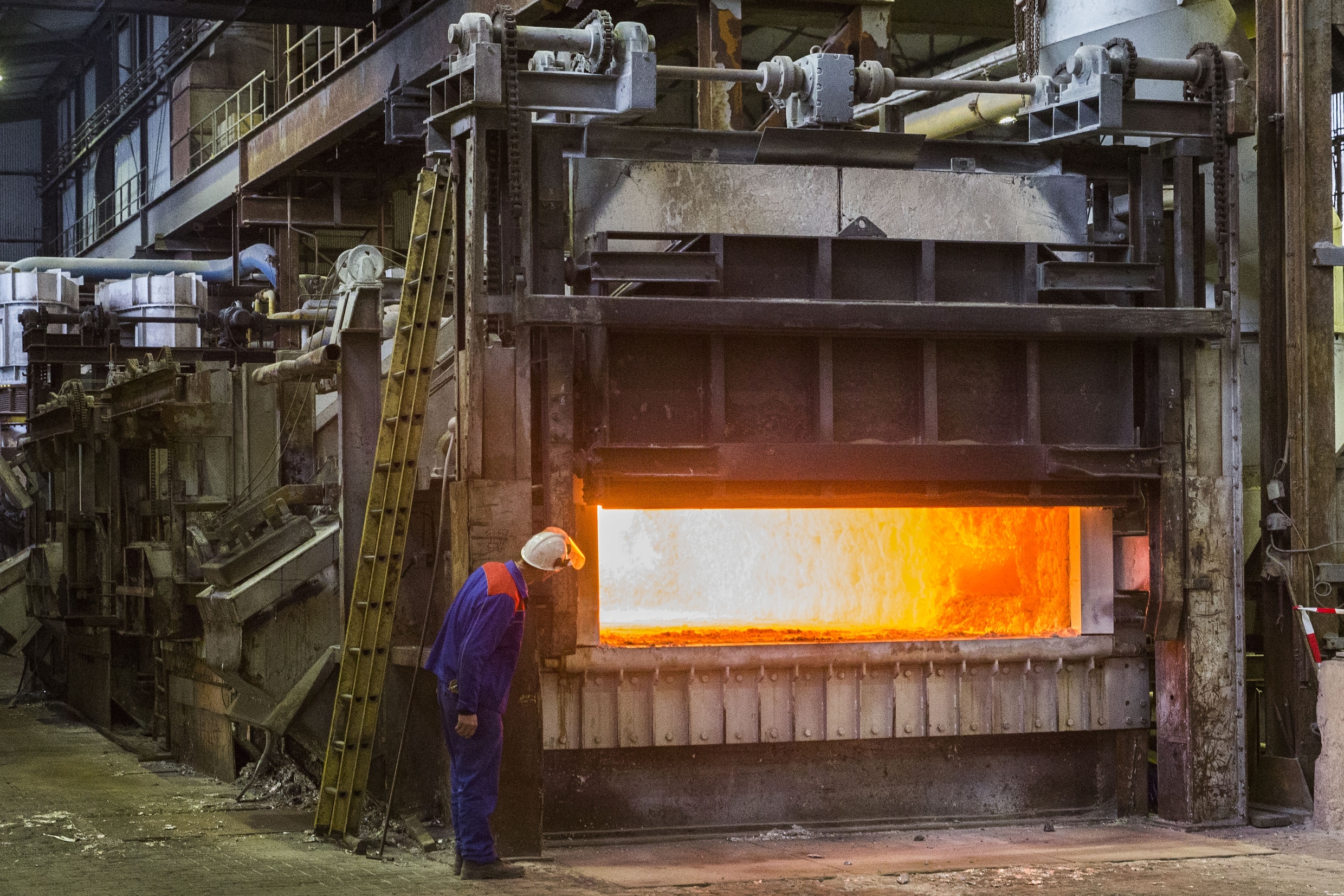 De oude aluminiumfabriek in Delfzijl maakt plaats voor een giga ...
