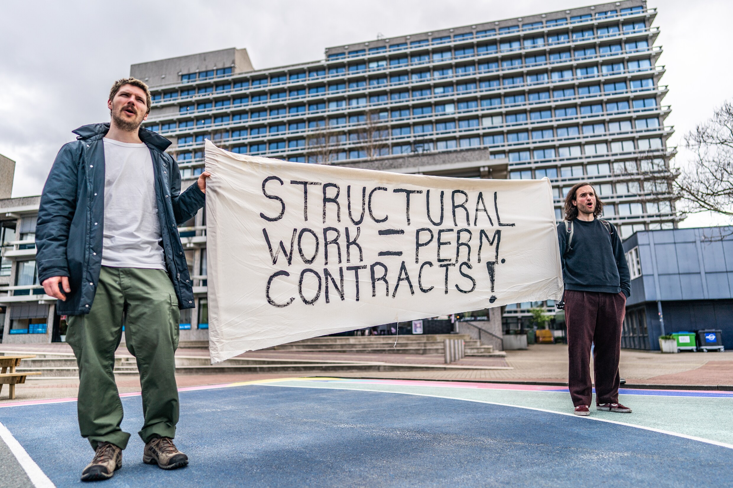 Vakbonden willen af van flexcontracten op universiteiten. ‘Ze lijden ...