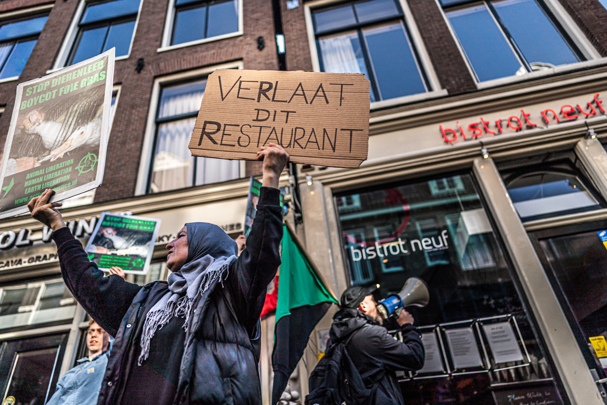 De veganist die vleeseters op hun moreel kompas aanspreekt. Heeft die ...