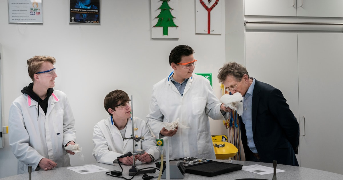 Nog altijd is Nobelprijswinnaar Ben Feringa vol verwondering over de ...