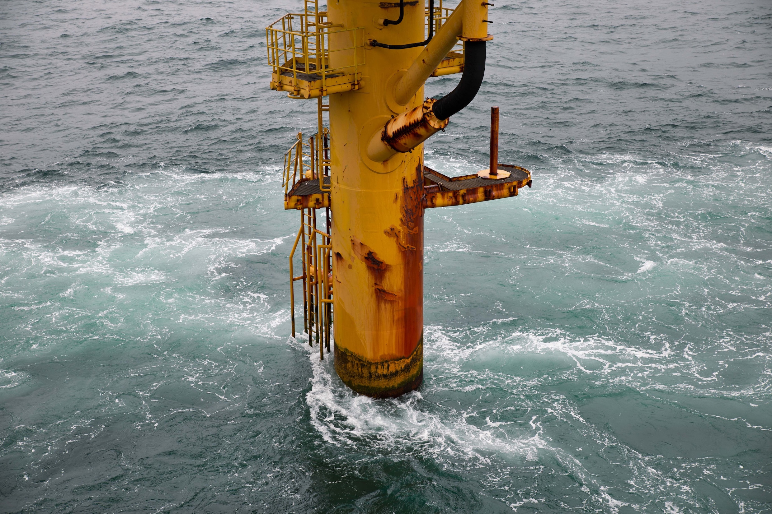 Olie- en gasplatforms op zee zijn nu even hot, maar straks reuzen ...