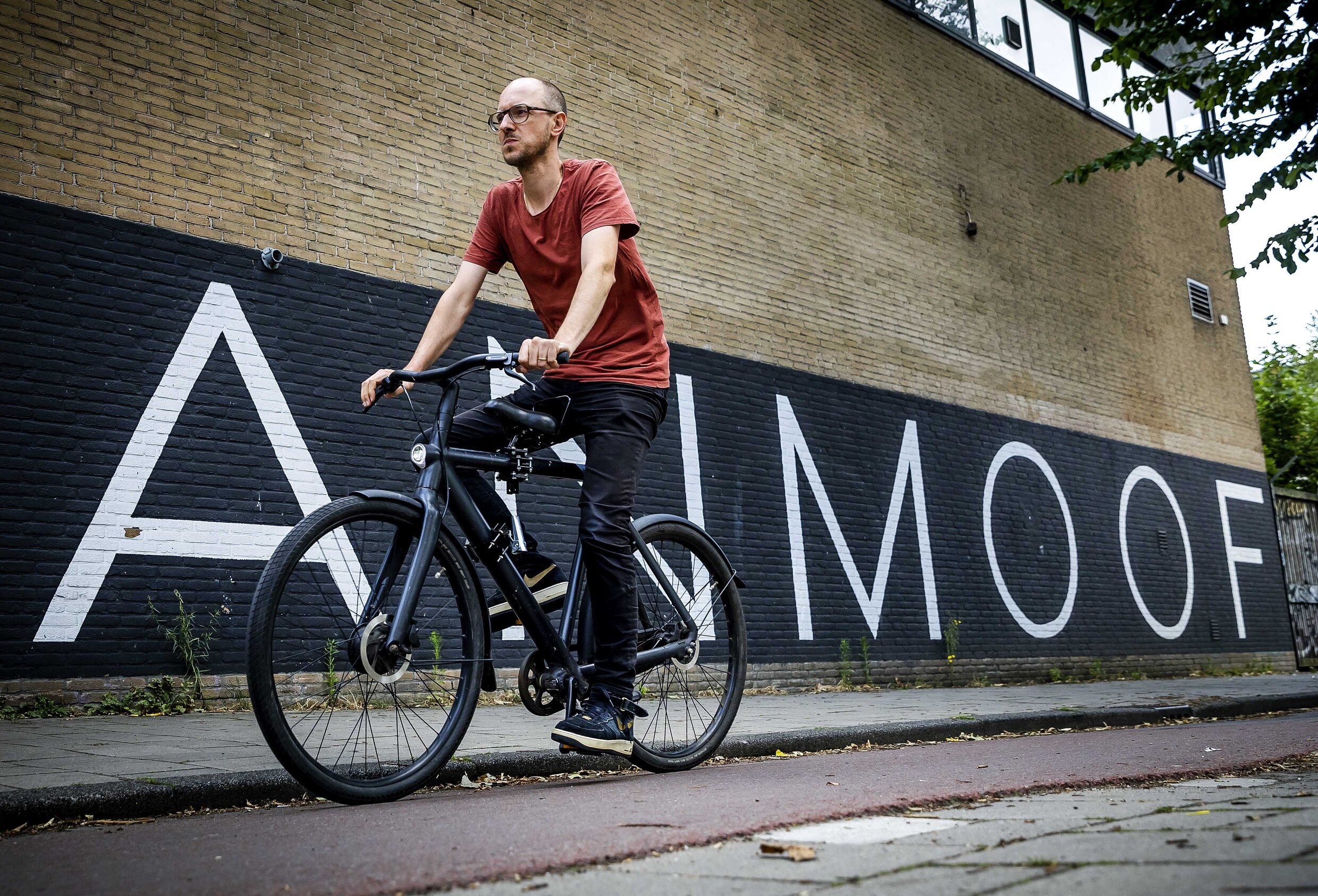 E-bikebedrijf VanMoof failliet verklaard, hoop op doorstart | Trouw