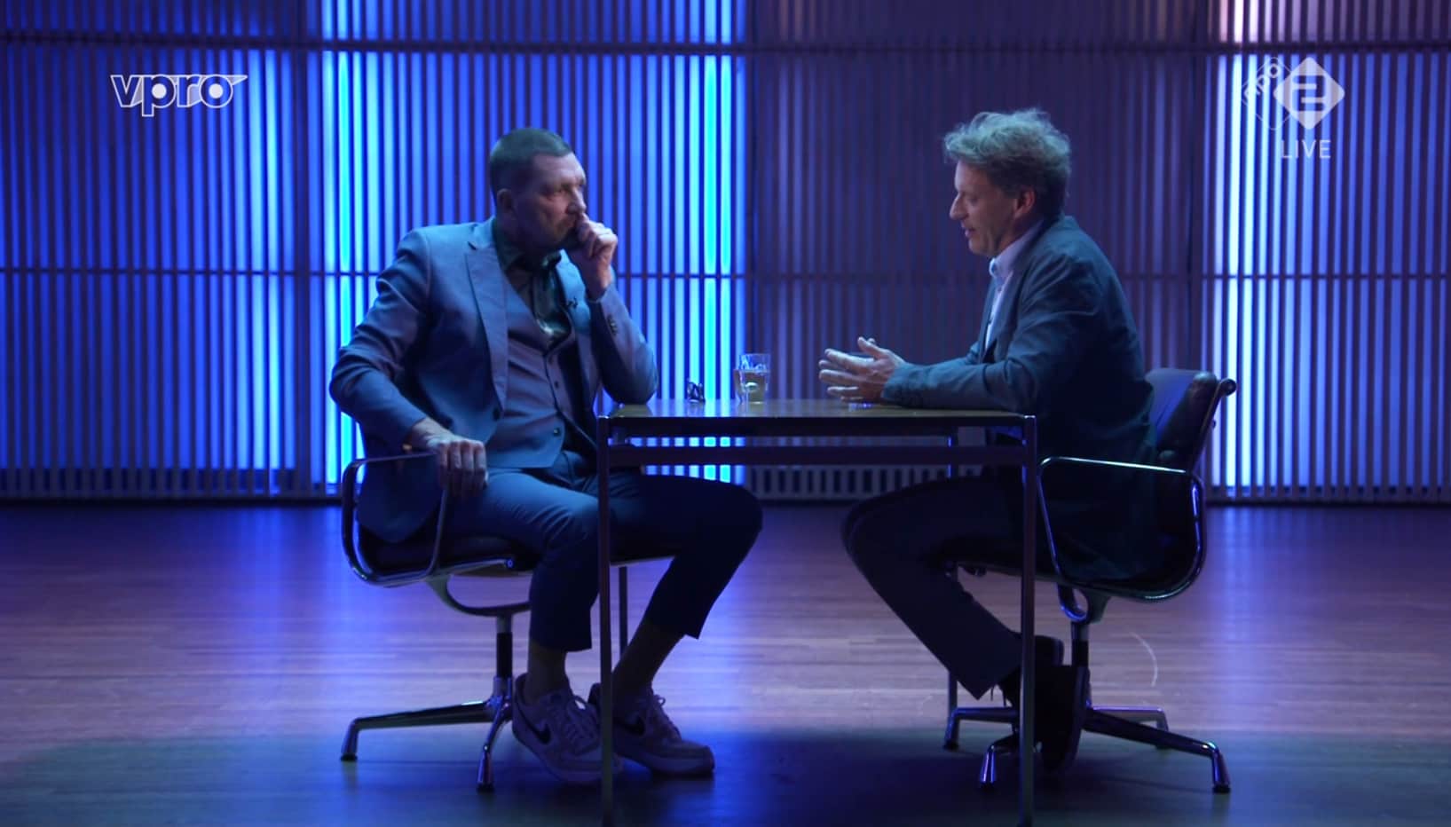 Recensie Zomergasten met Thomas Hertig: Theo Maassen was zo mak als een lammetje | Trouw