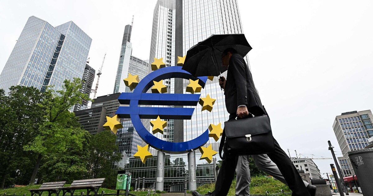 De ECB doet de rente weer omhoog. Maar hoelang kan ze daar nog mee ...