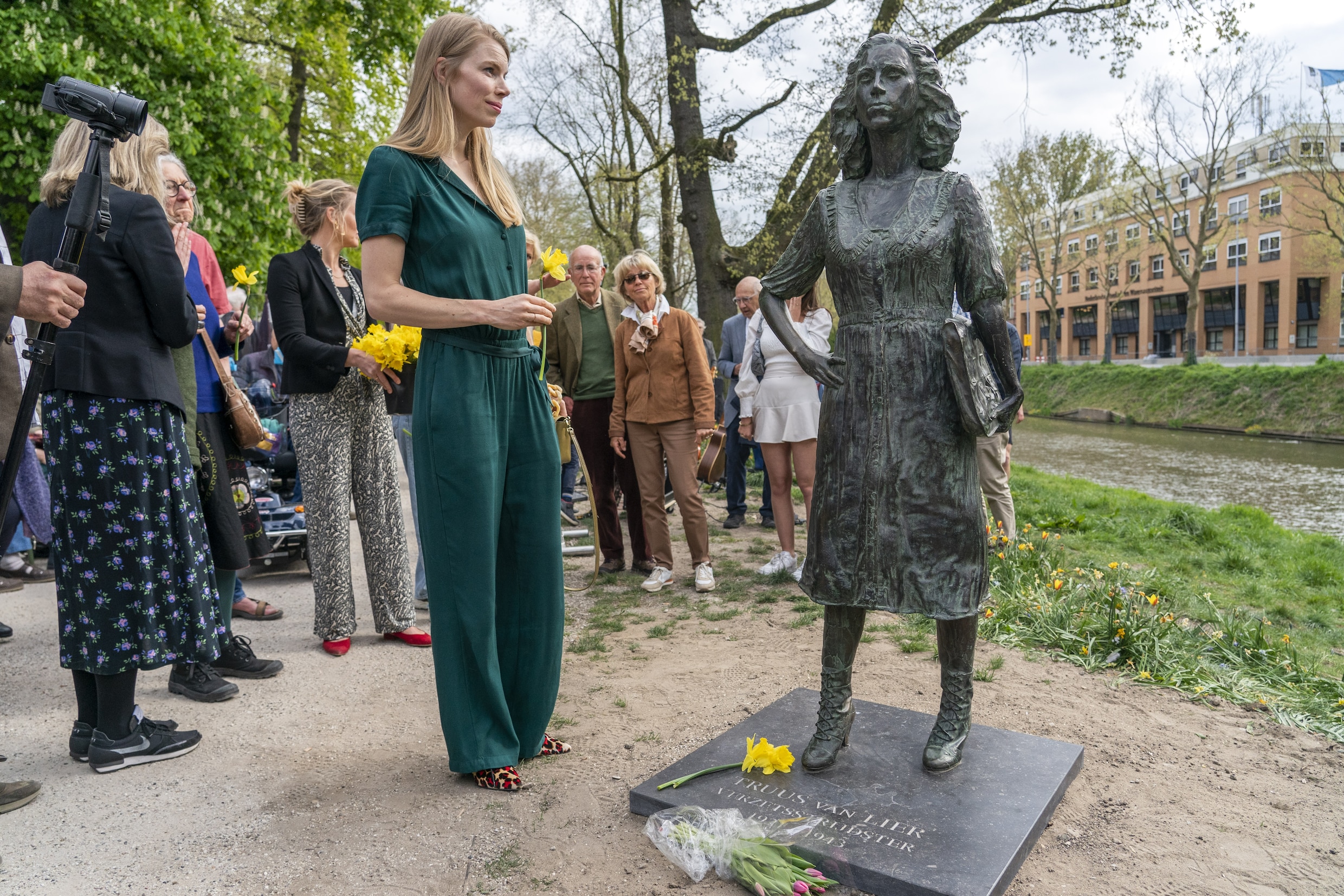 Eindelijk kreeg verzetsvrouw Truus van Lier een standbeeld, nu de ...