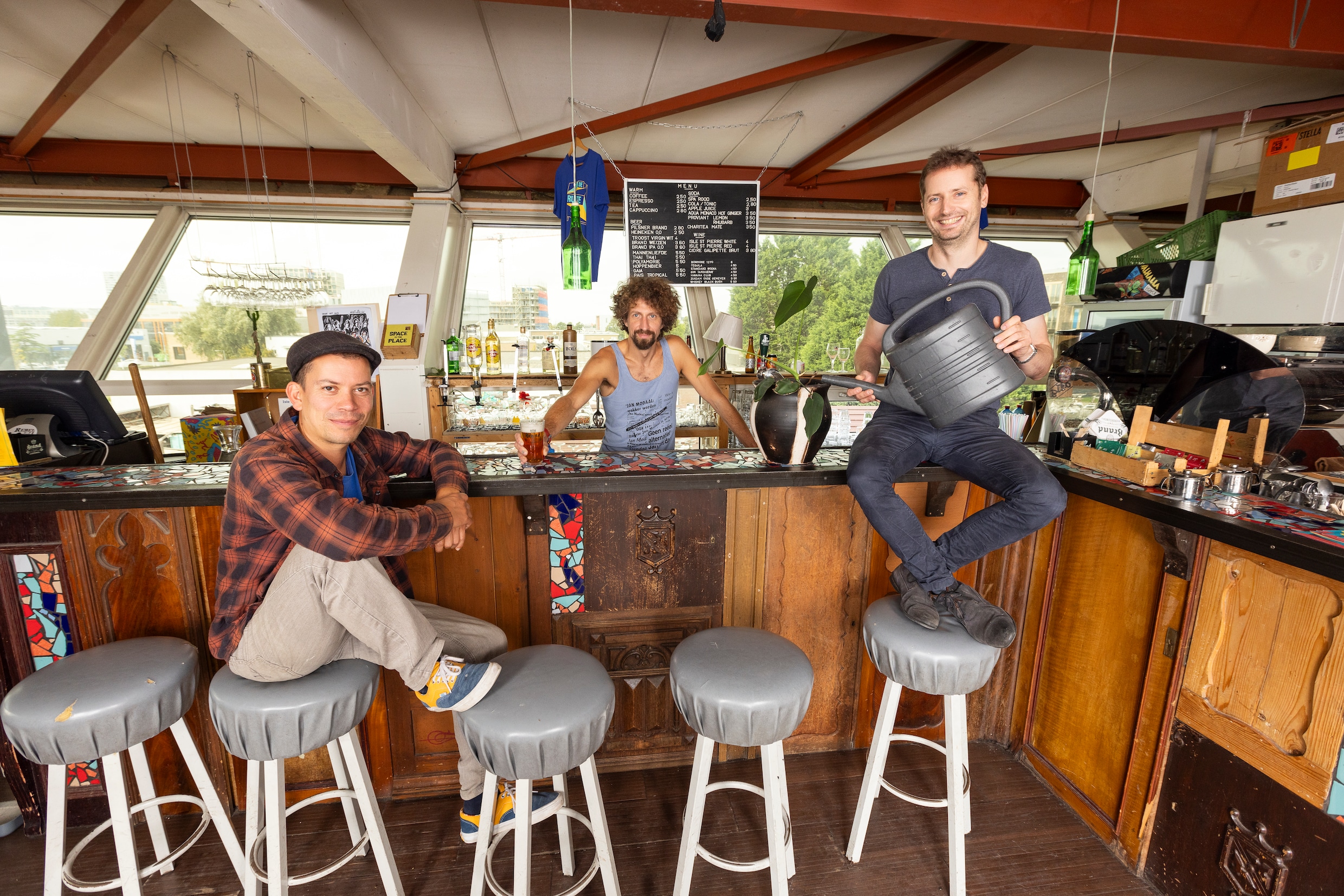 De artistieke woonkamer van Amsterdam verhuist. Hoe behoudt De Ruimte ...