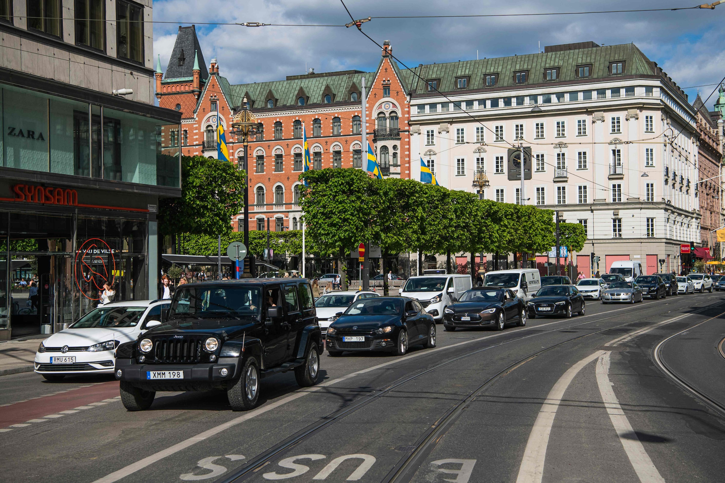 Stockholm verbant benzine- en dieselauto’s helemaal uit het centrum | Trouw
