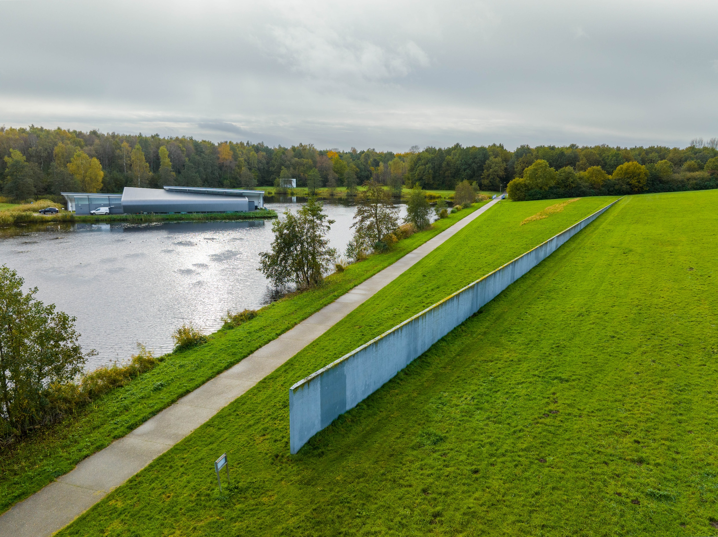 Vooruitstrevende Amerikaanse beeldhouwer Richard Serra (85) overleden ...
