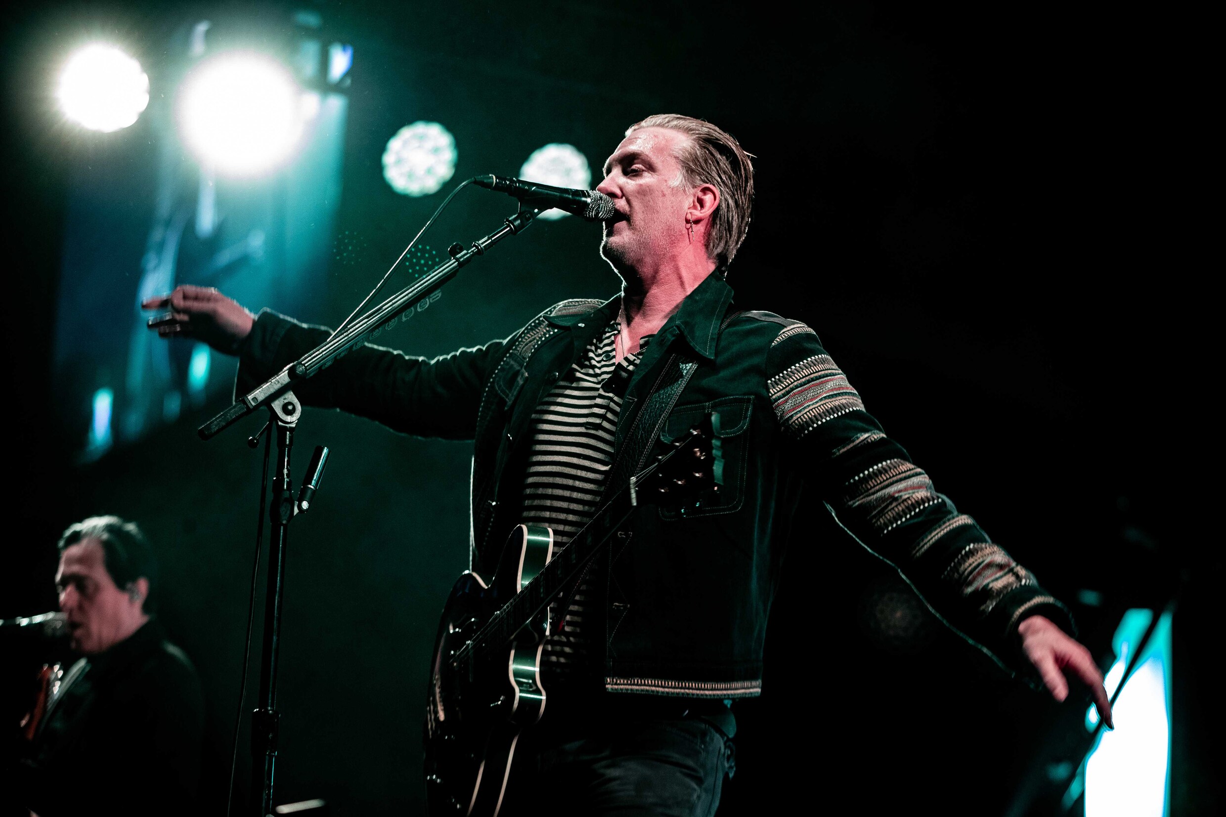 Van climax naar uitroepteken: Queens of the Stone Age in blakende vorm ...