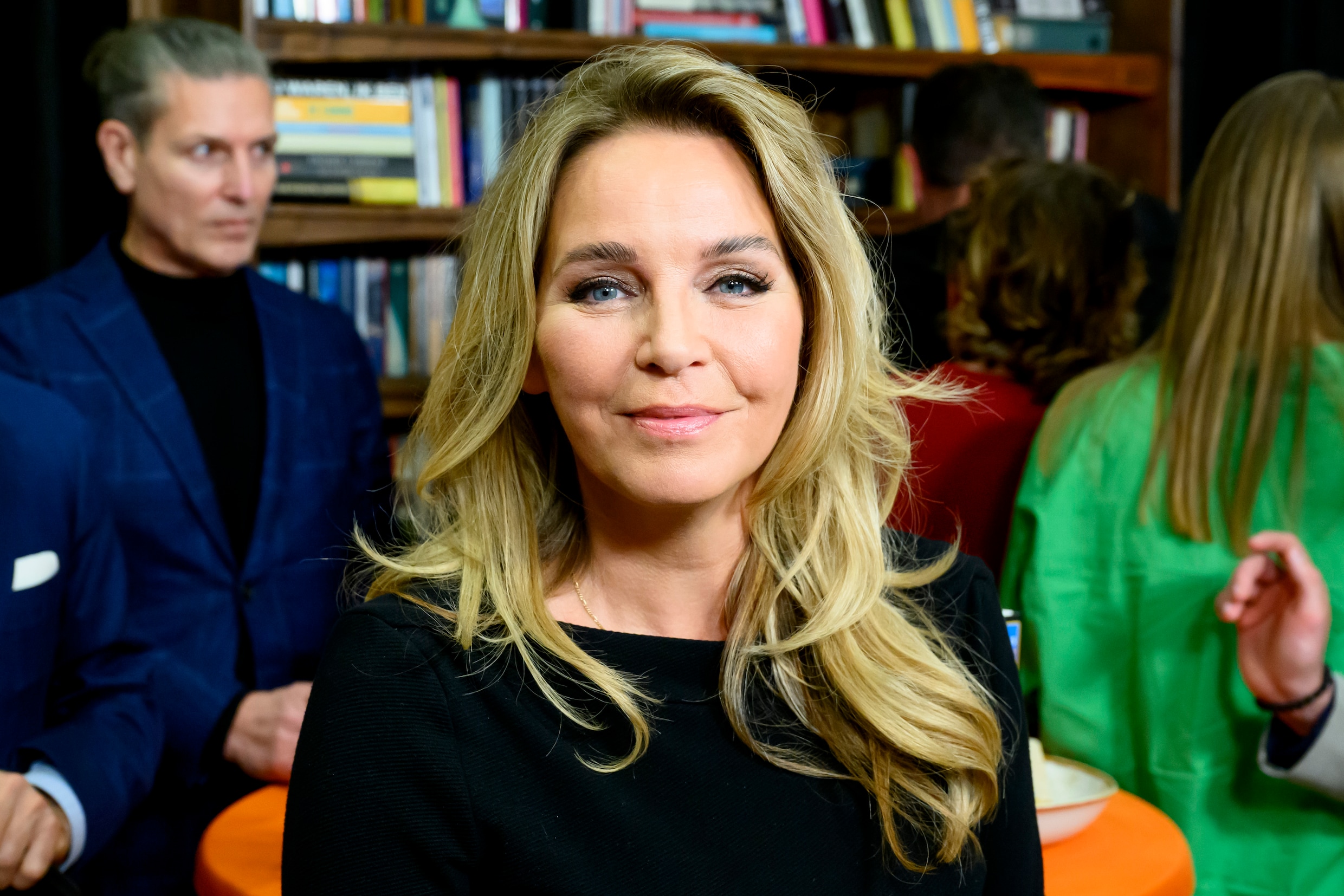 Esther Verhoef: ‘Ik leerde van de geniale plot van Gone Girl’ | Trouw