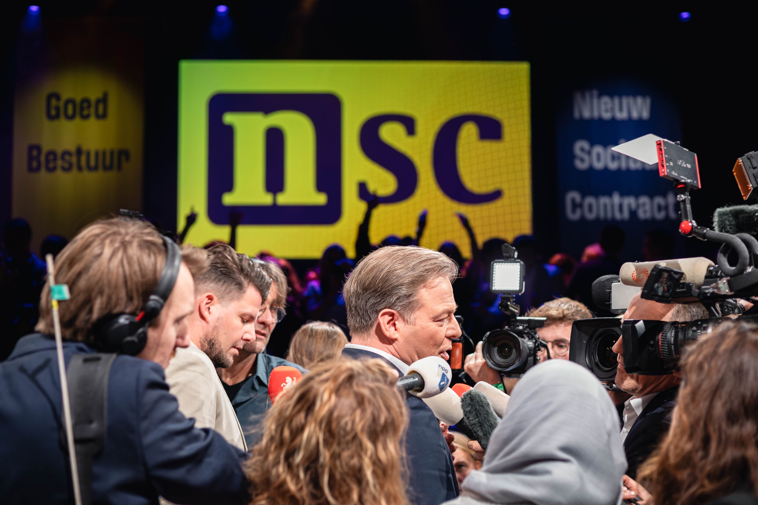 Met twintig zetels zullen links en rechts naar Omtzigt kijken bij de ...