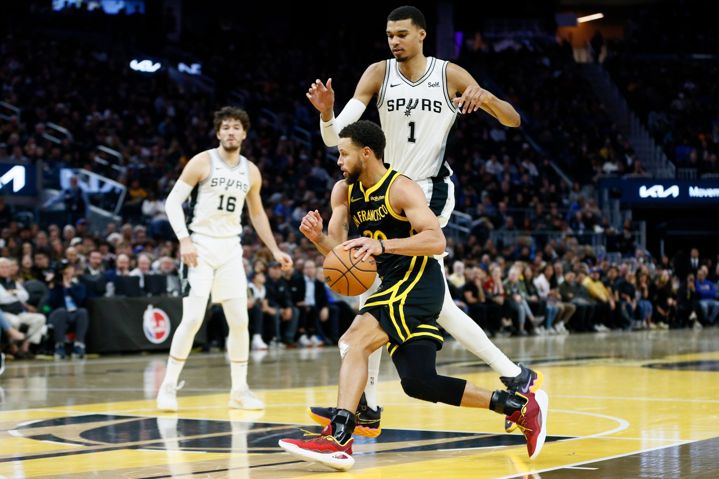 19-jarige Franse basketballer verovert de NBA. LeBron: ‘Hij kan alles ...