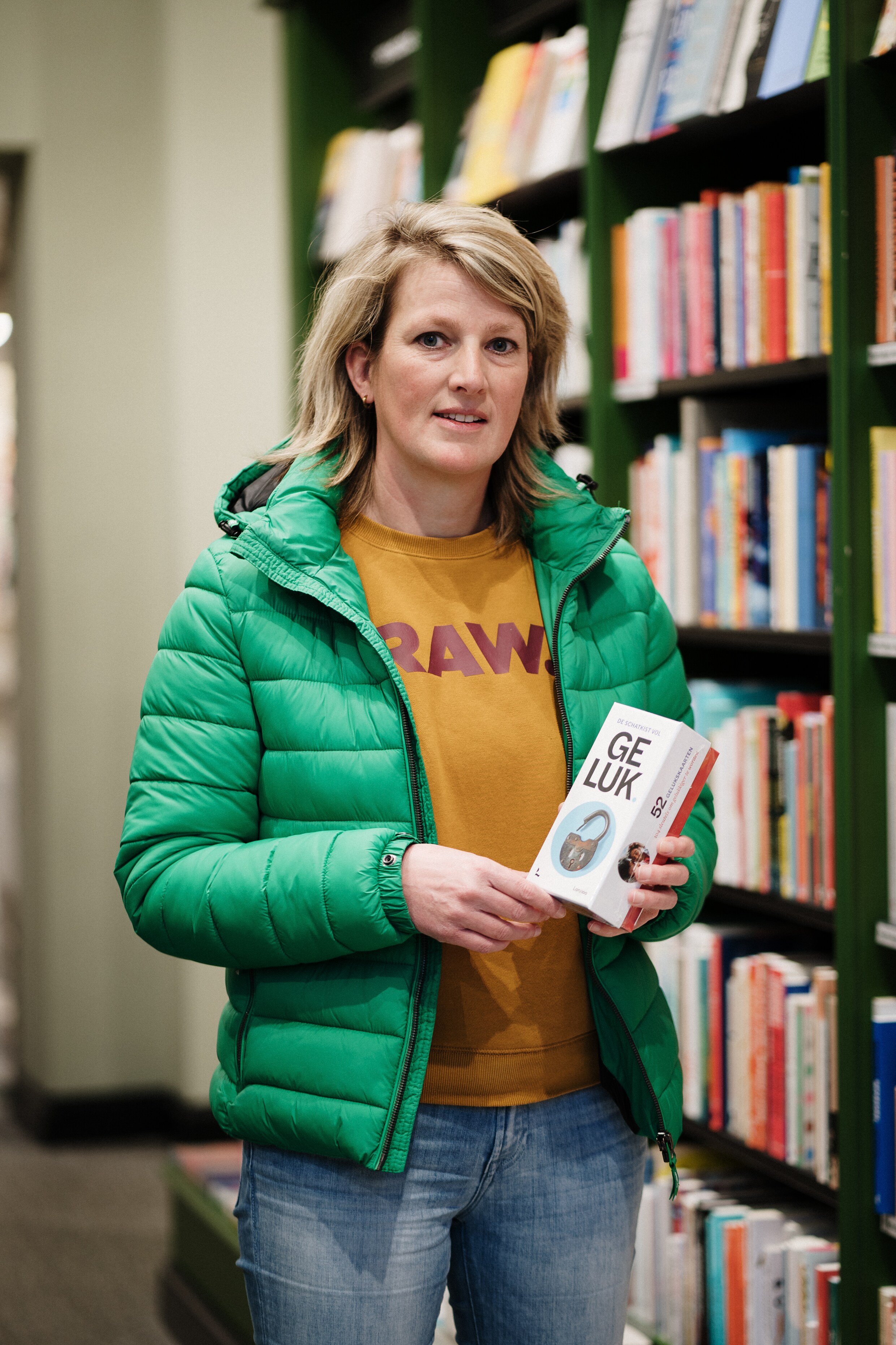 Waarom er steeds vaker een zelfhulpboek onder de kerstboom ligt | Trouw