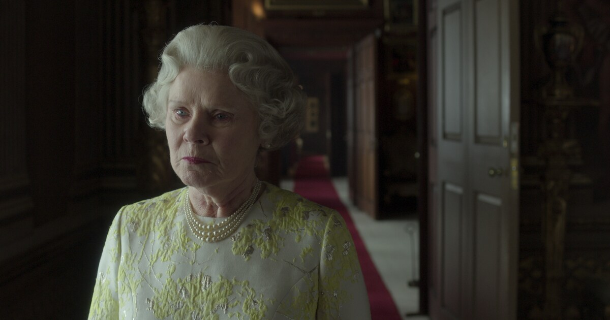 Recensie The Crown: het lukt maar niet om van de Queen een echt mens te ...