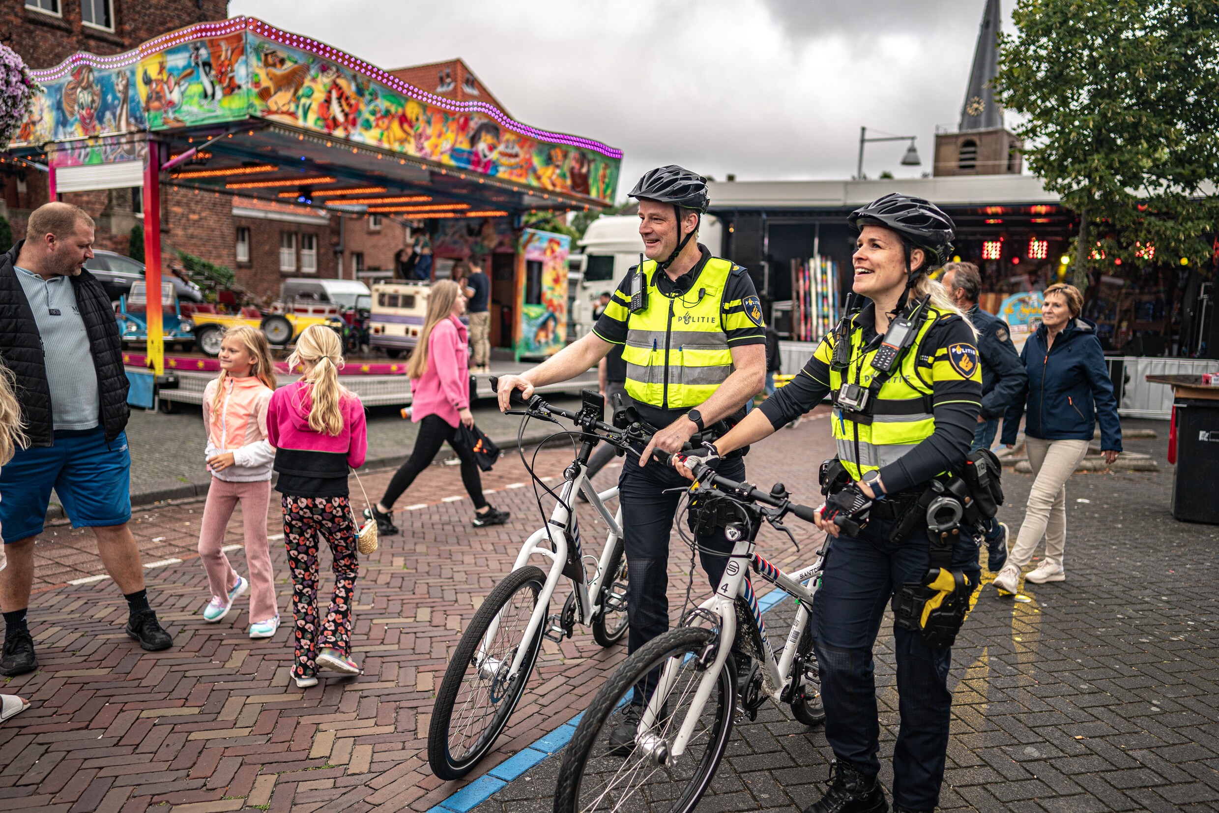 De politie vergroent: stekkerauto’s op komst en medewerkers soms ...