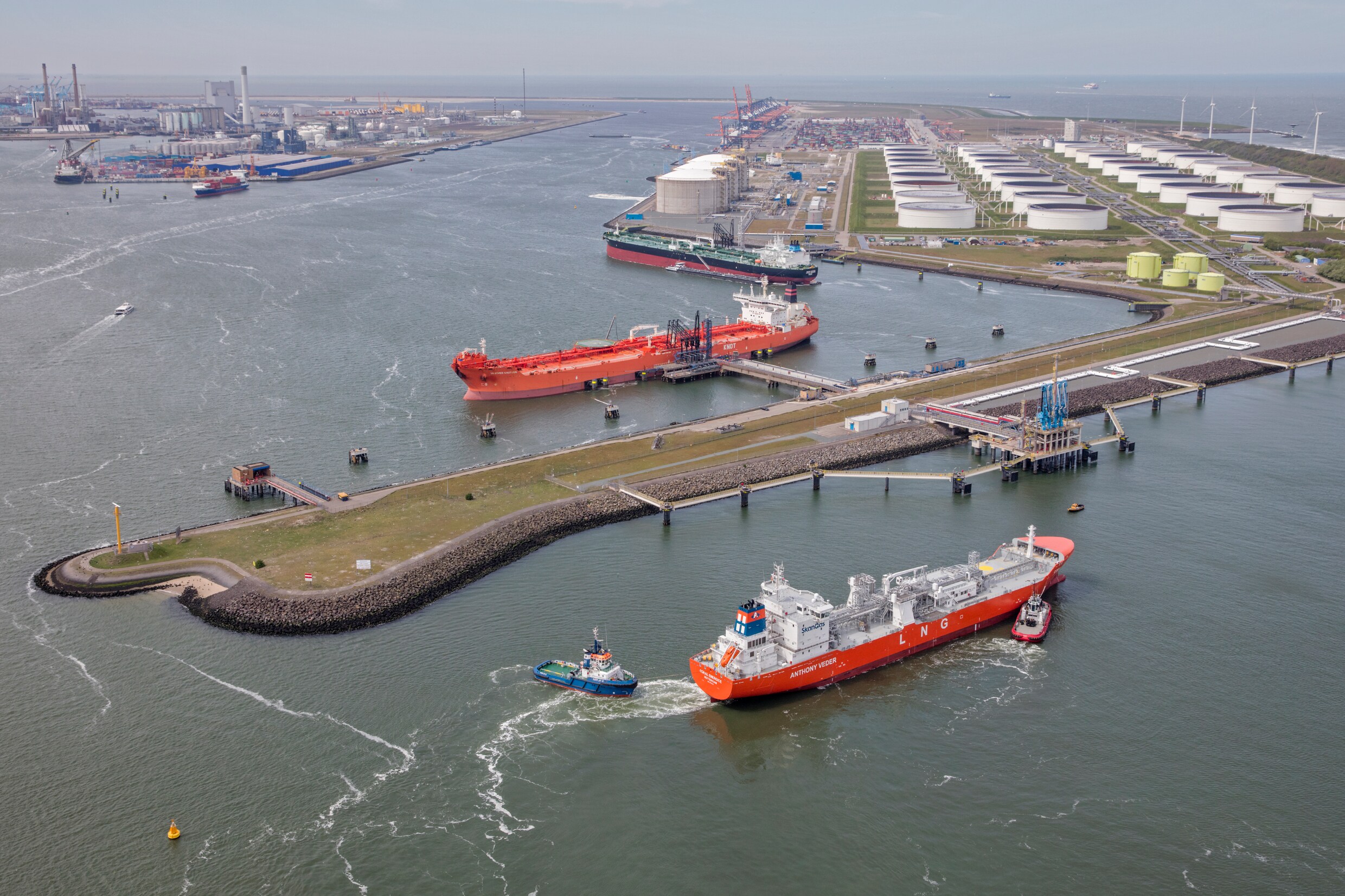 Wereldprimeur: internationale zeevaart betaalt vanaf nu voor CO2 ...